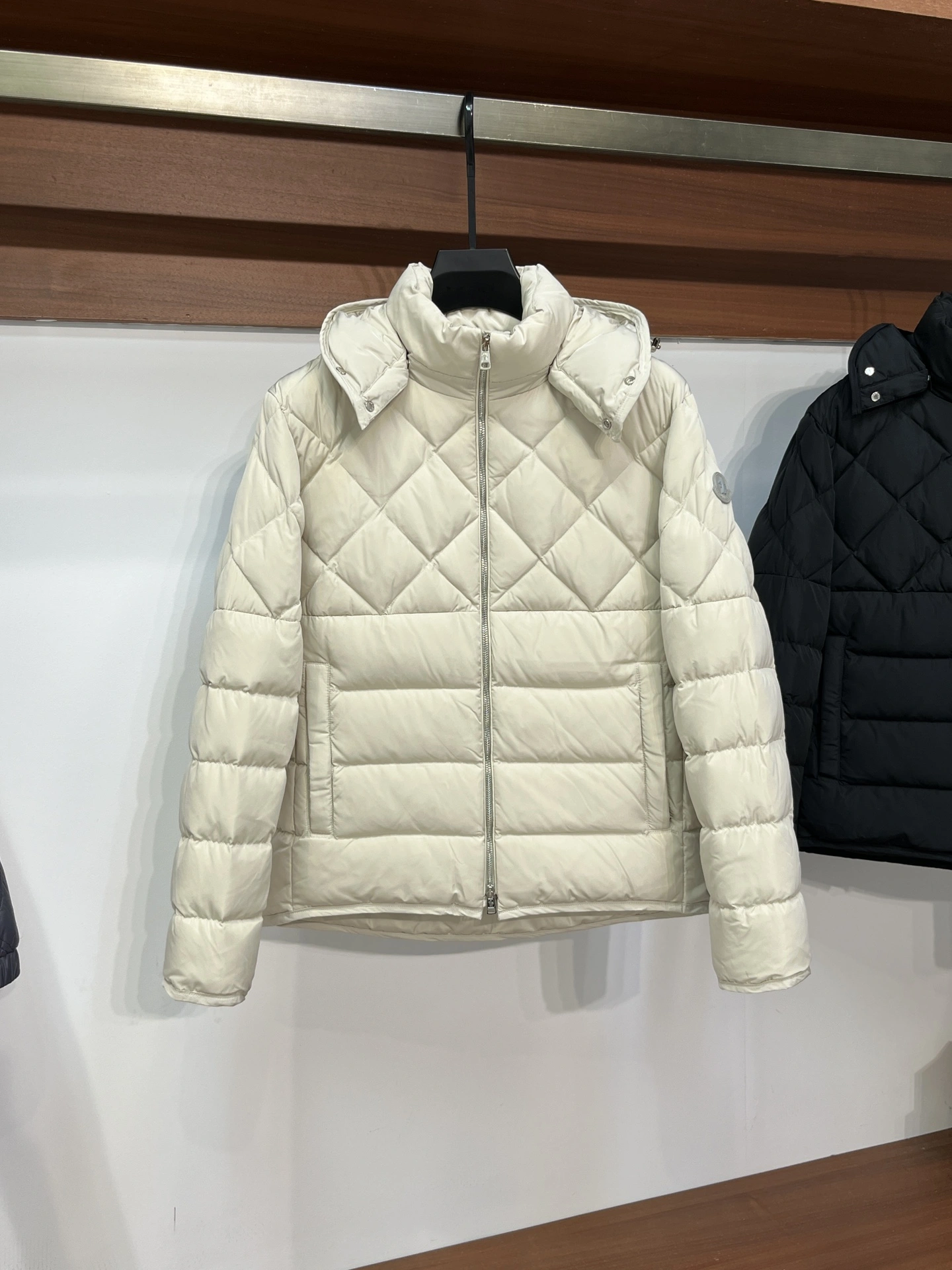Inexpensive Moncler Down Jackets