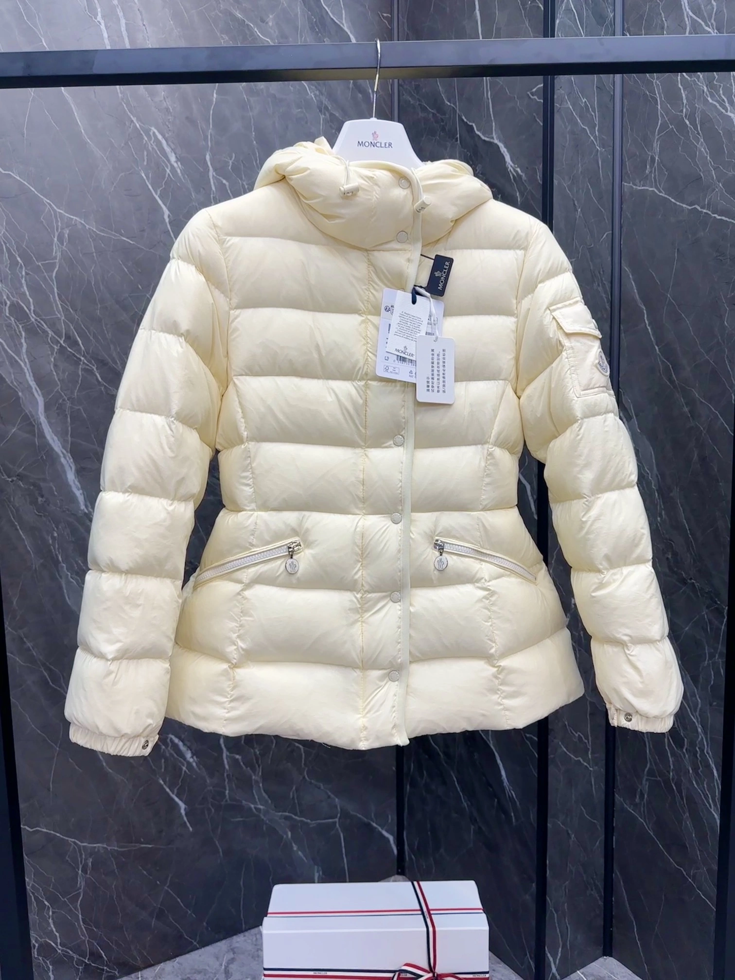 Exact replica Moncler Down Jackets