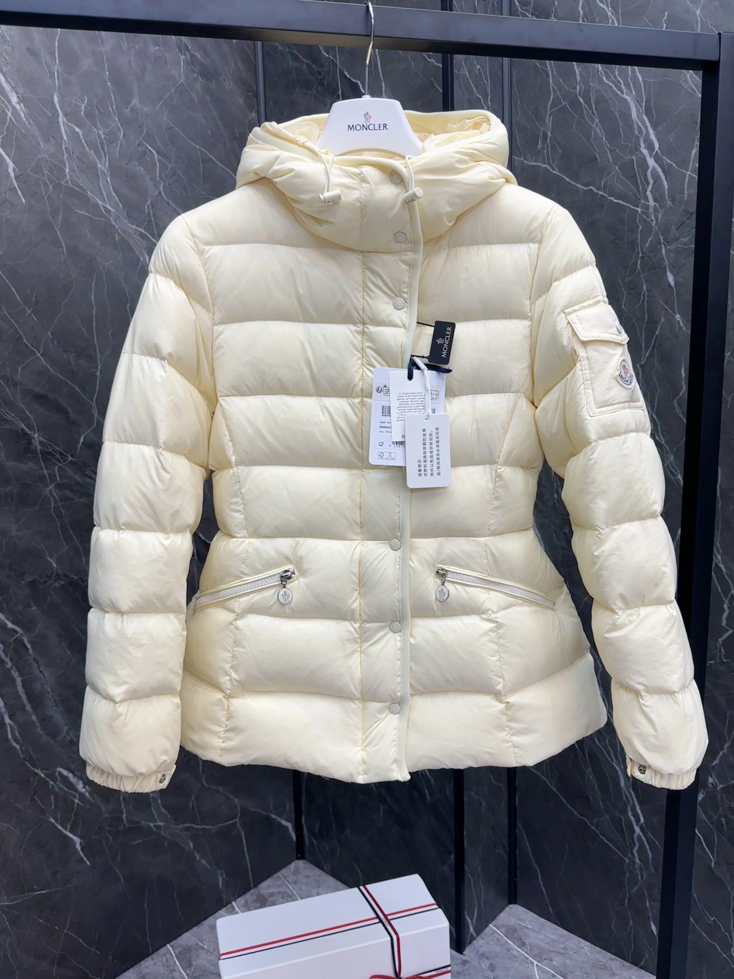 Exact replica Moncler Down Jackets