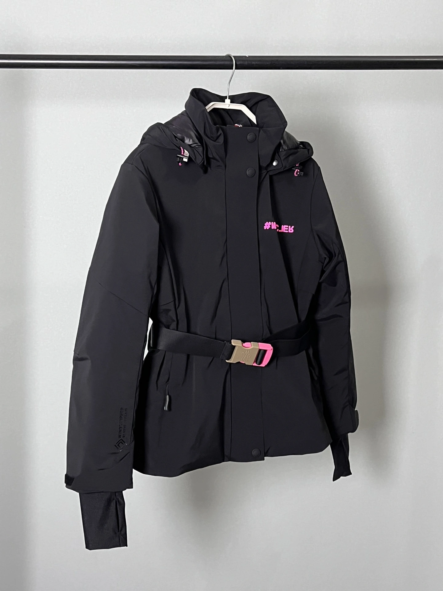 Low-cost Moncler Down Jackets