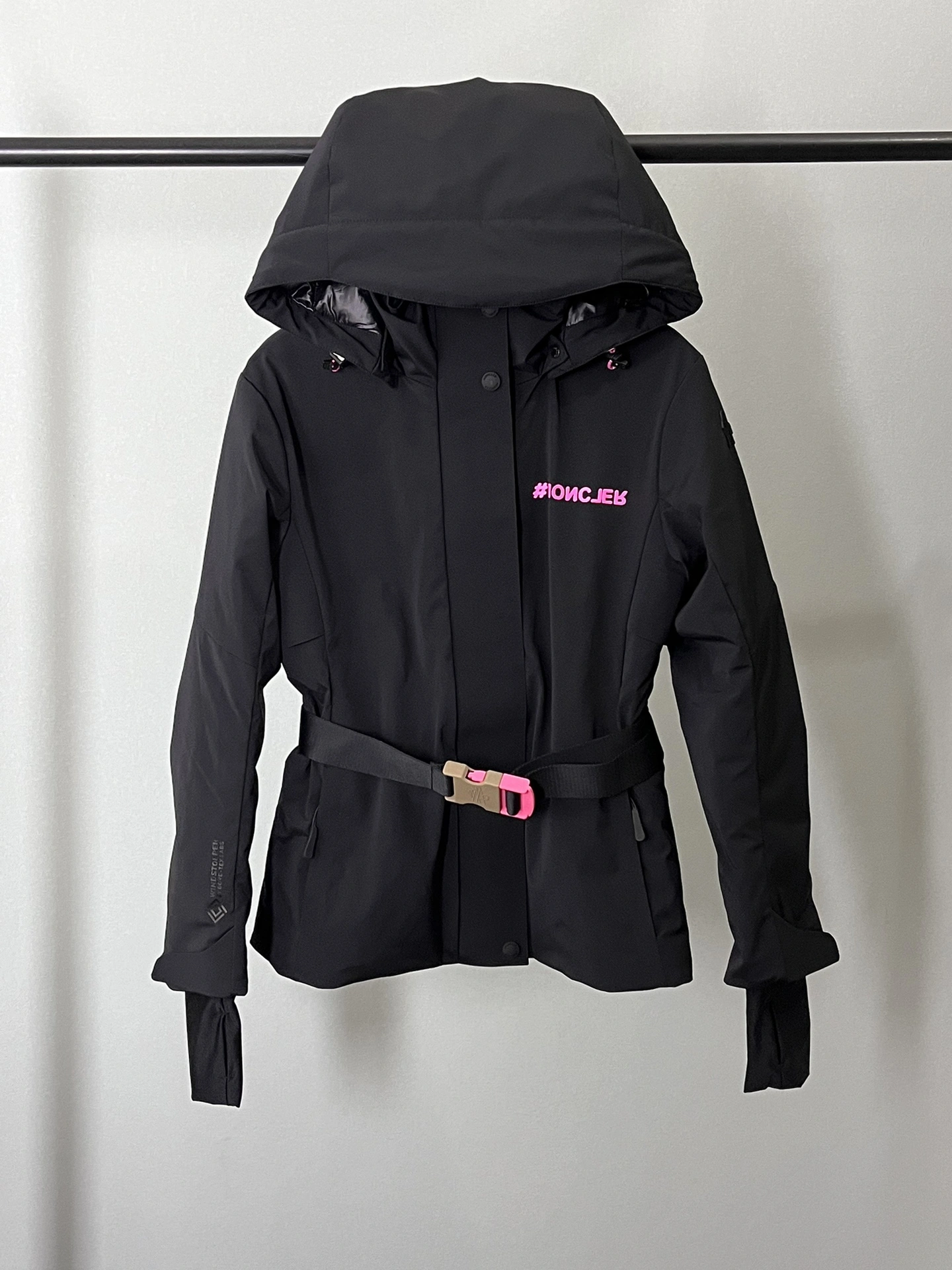 Low-cost Moncler Down Jackets
