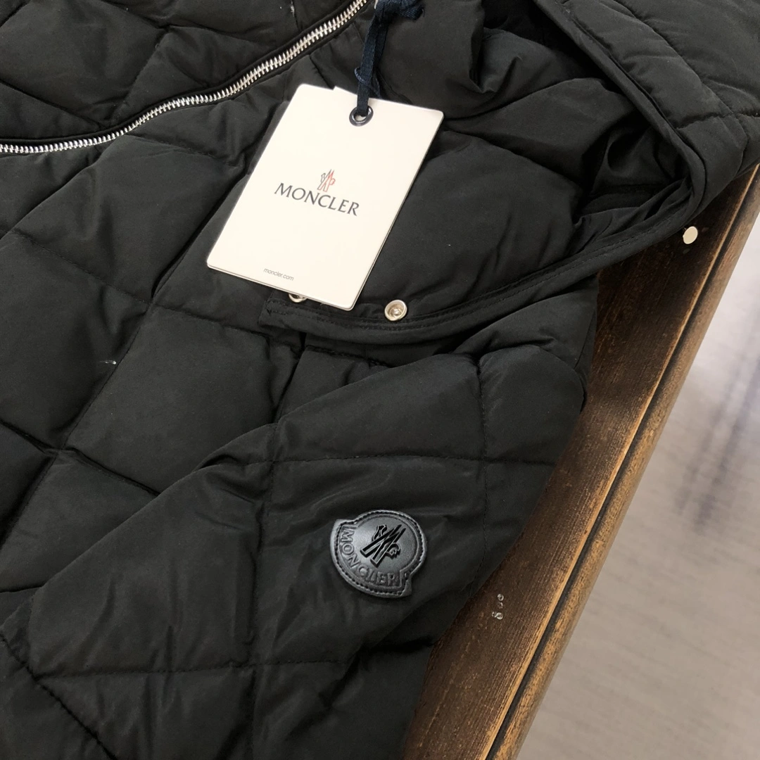 High accuracy Moncler Down Jackets