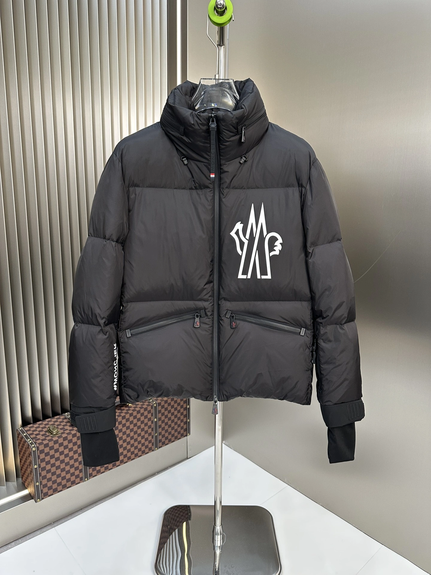 Bargain Moncler Down Jackets