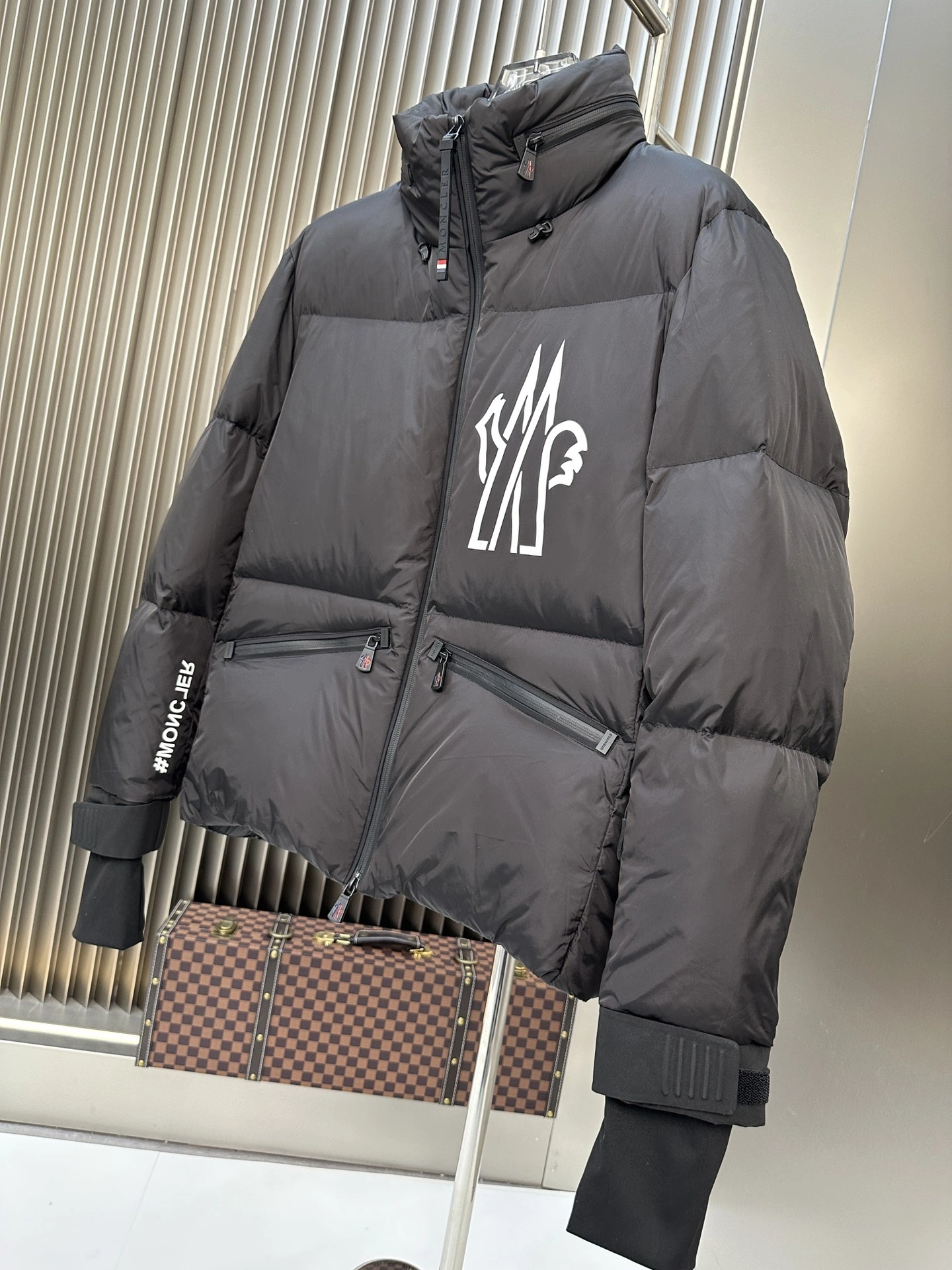 Bargain Moncler Down Jackets