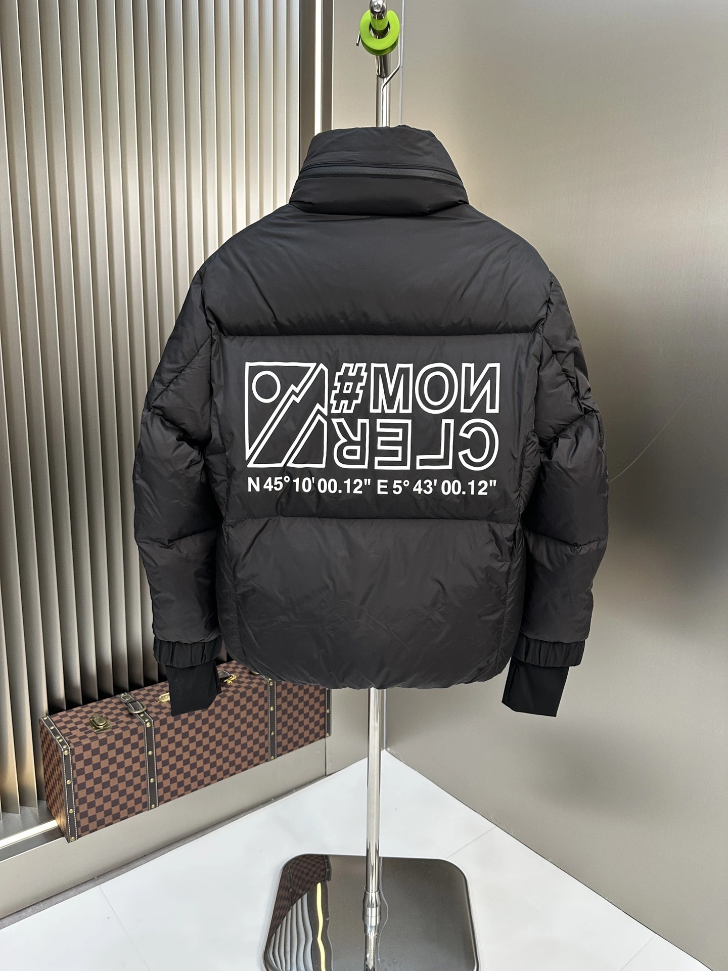 Bargain Moncler Down Jackets
