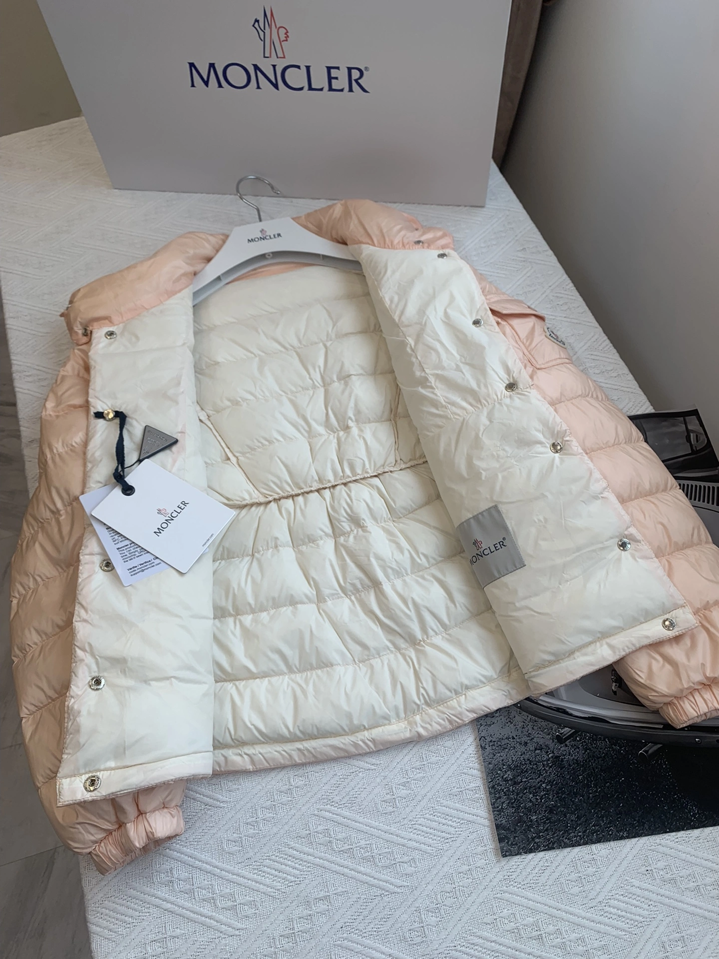 Official Moncler Down Jackets