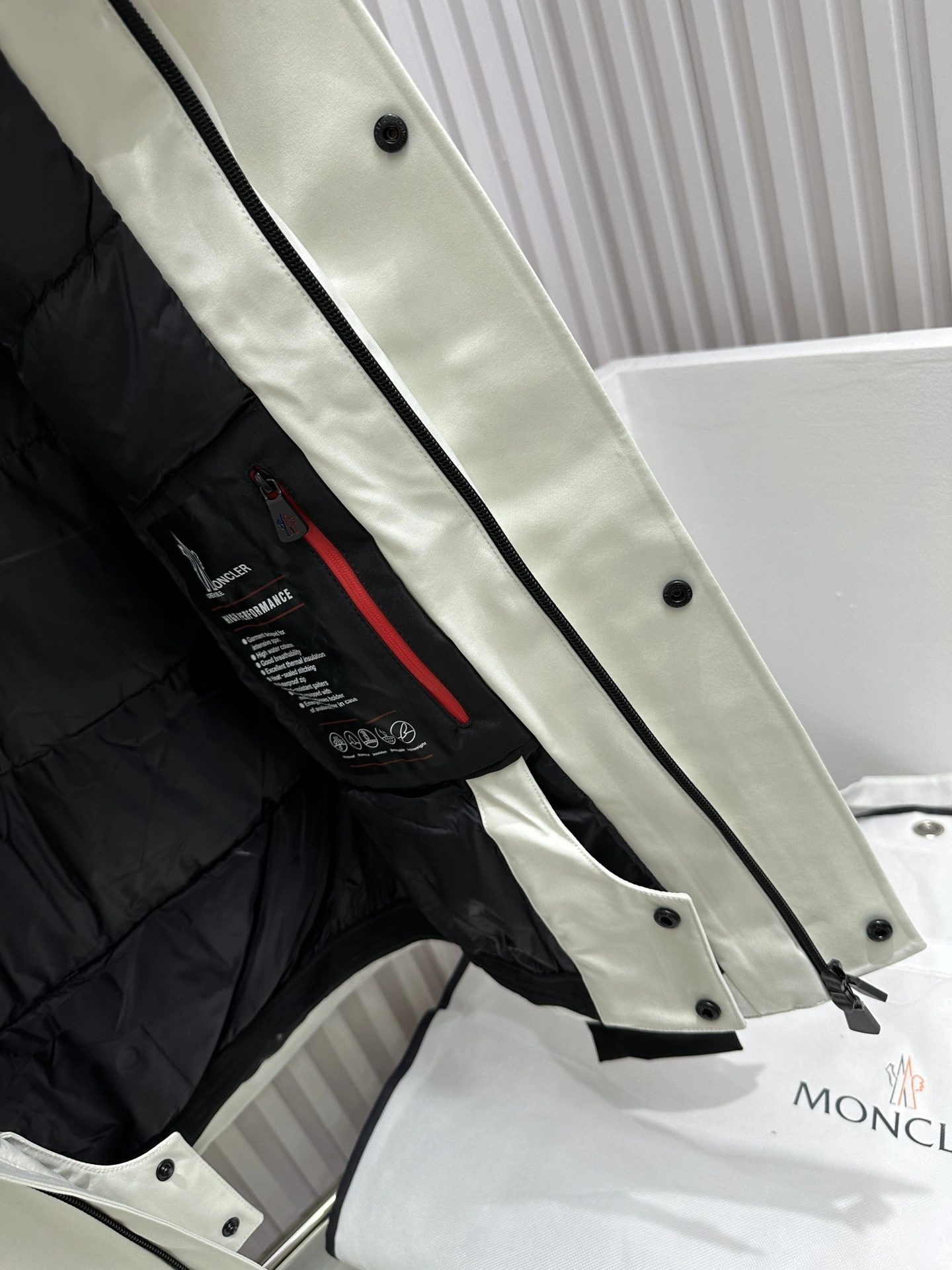 1:1 copy Moncler Down Jackets