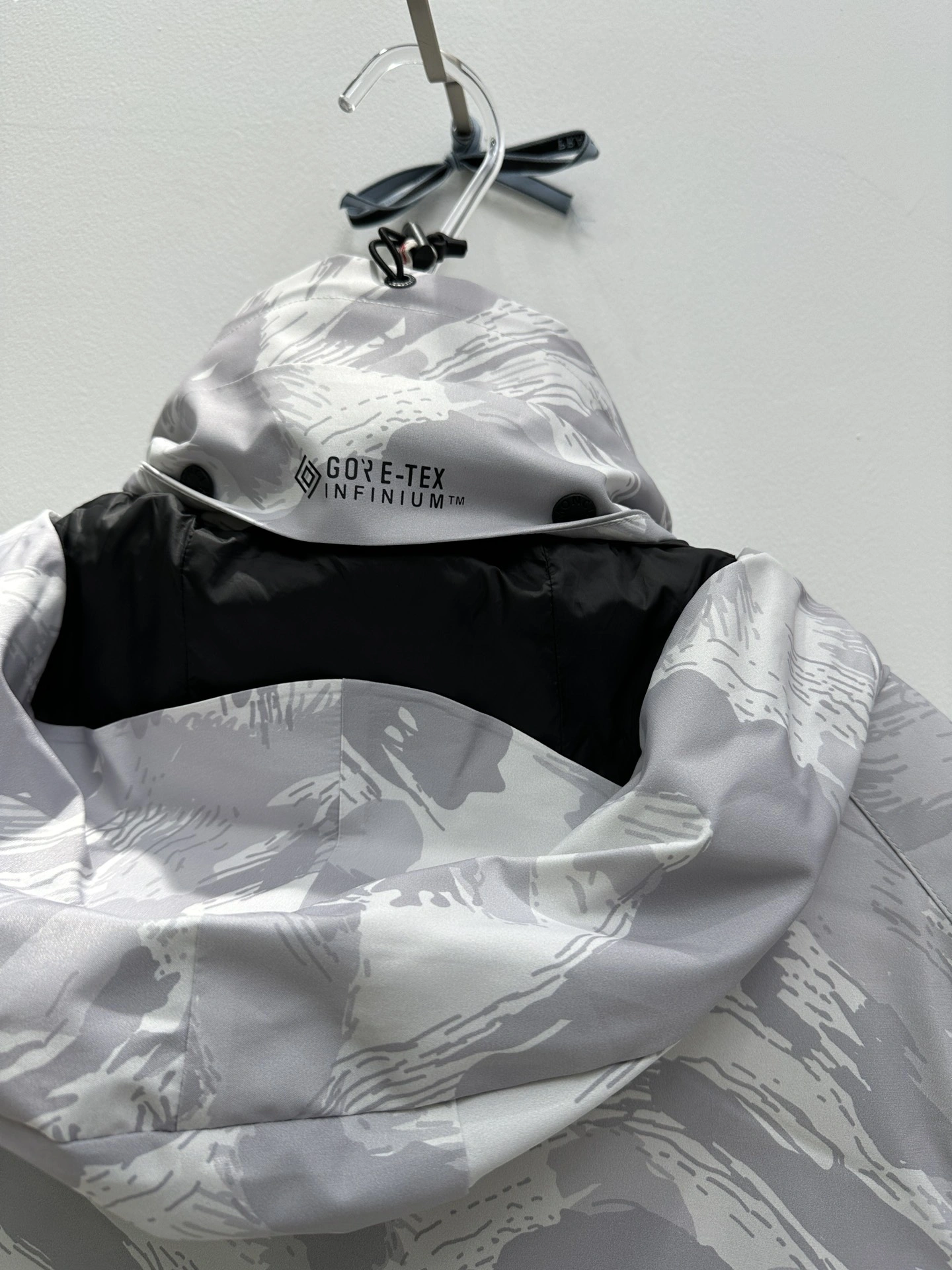 Bargain Moncler Down Jackets