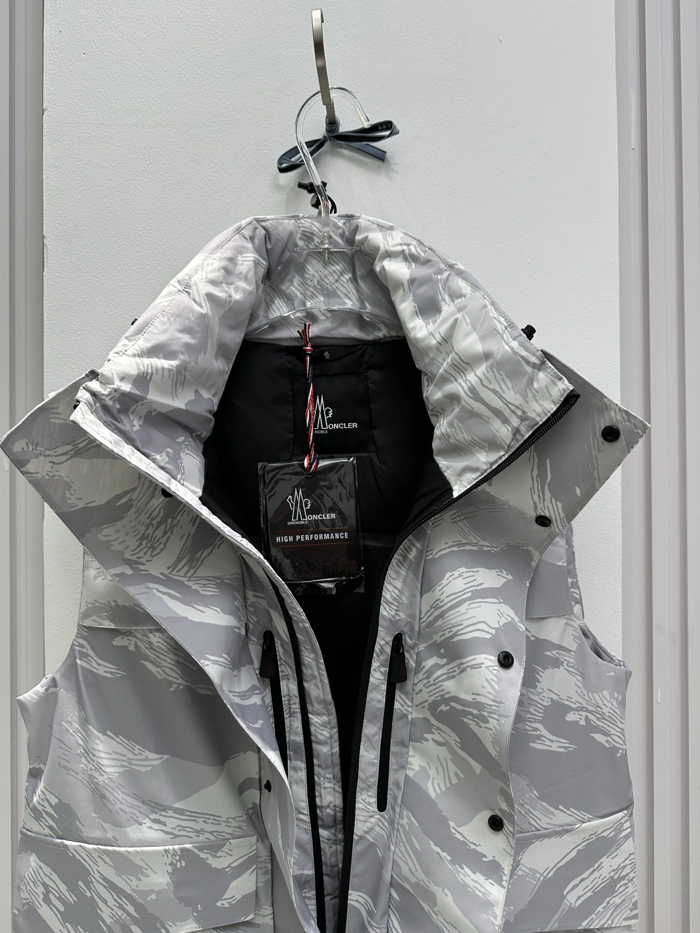 Bargain Moncler Down Jackets