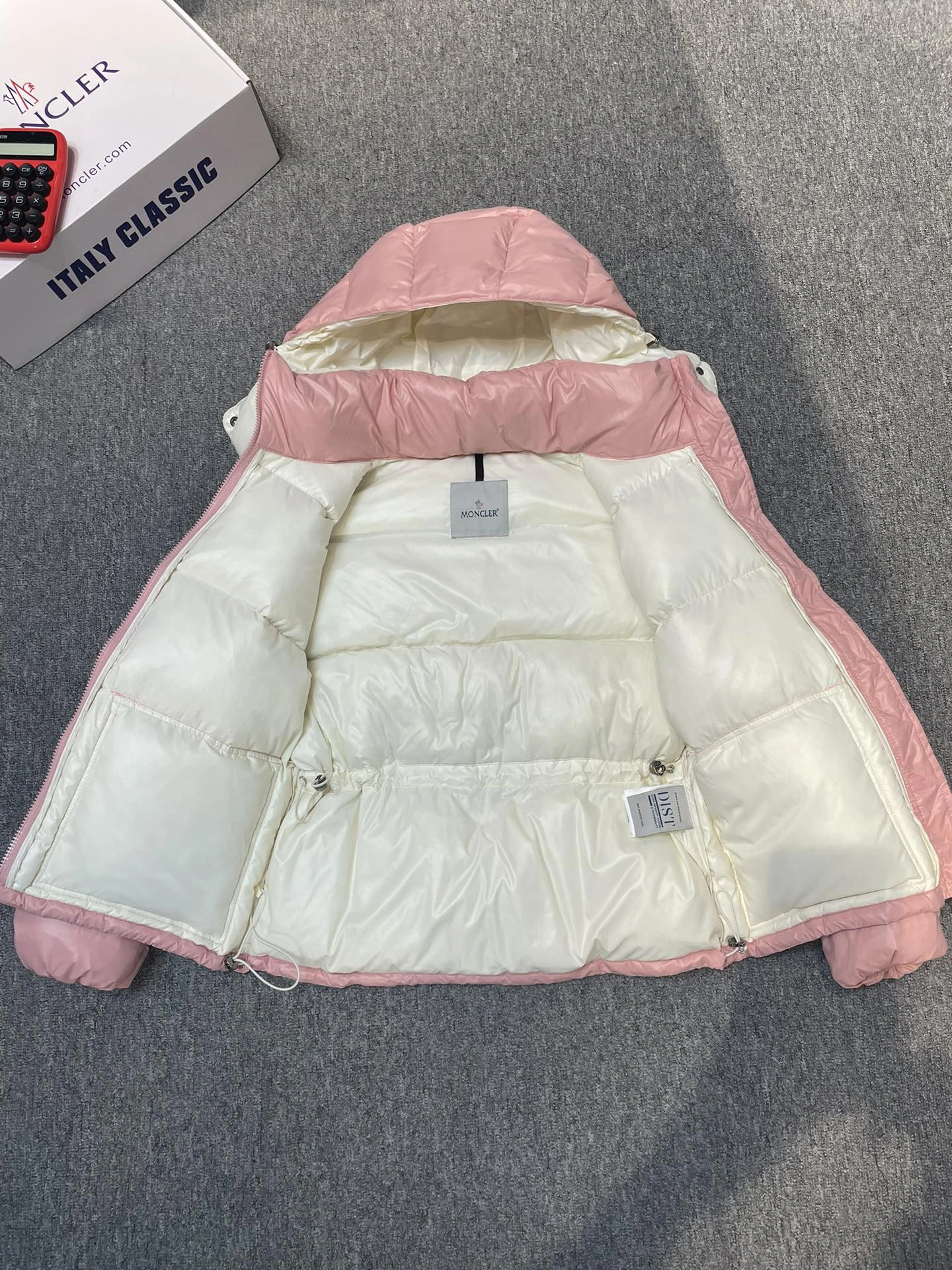 Low-cost Moncler Down Jackets