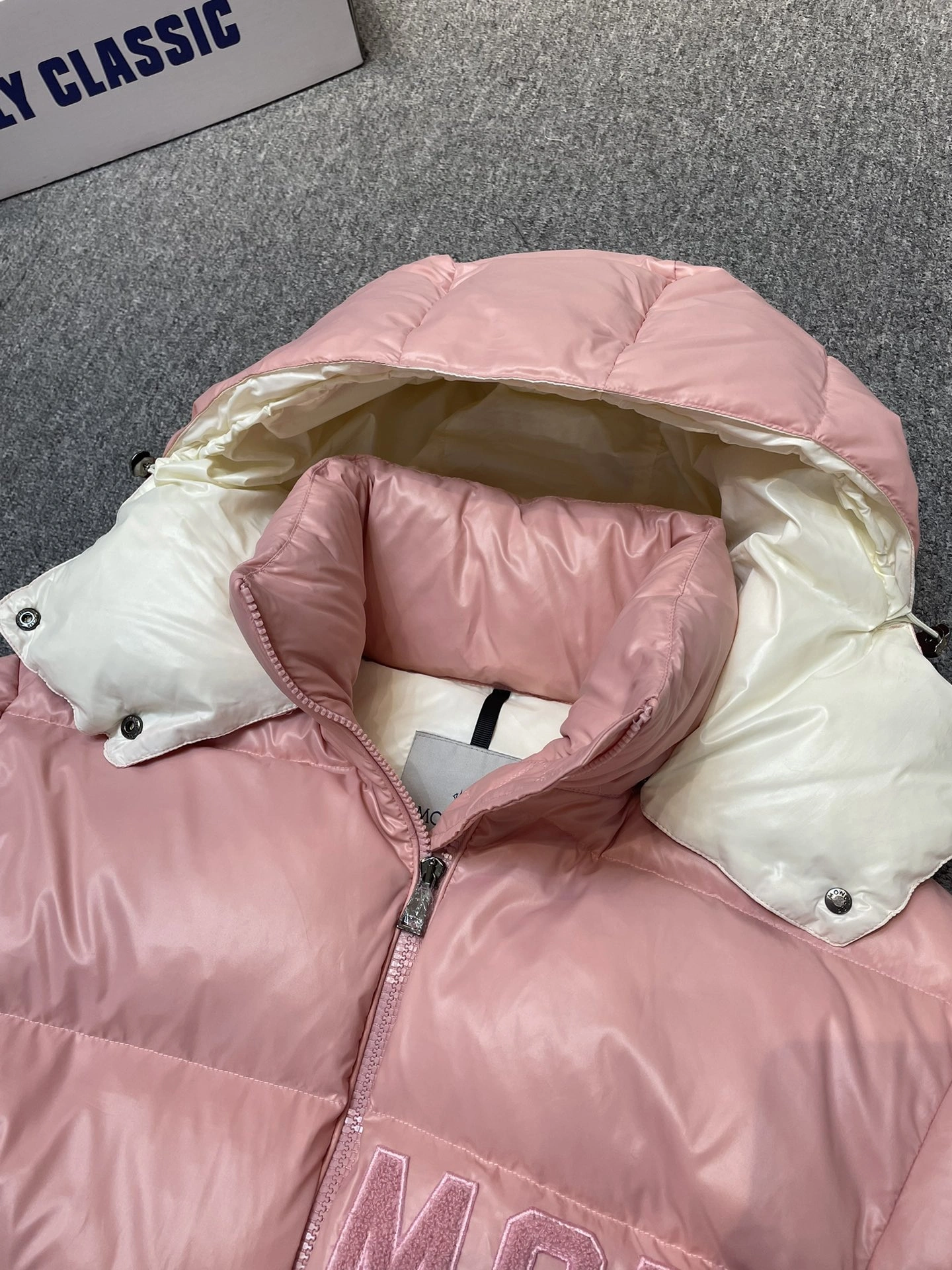 Low-cost Moncler Down Jackets