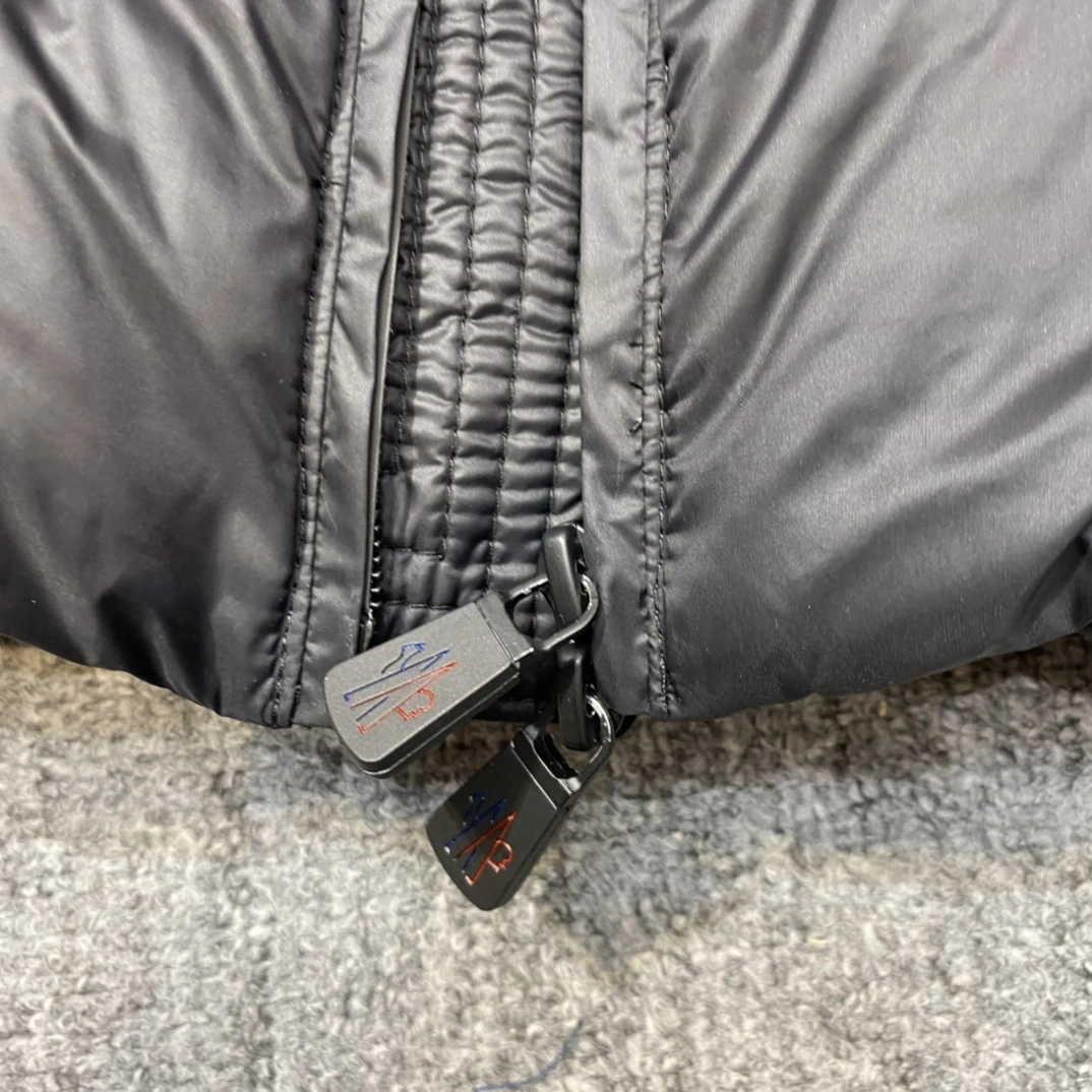 Bargain Moncler Down Jackets
