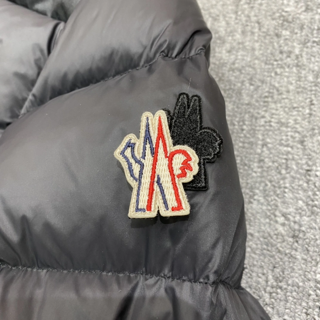 Bargain Moncler Down Jackets