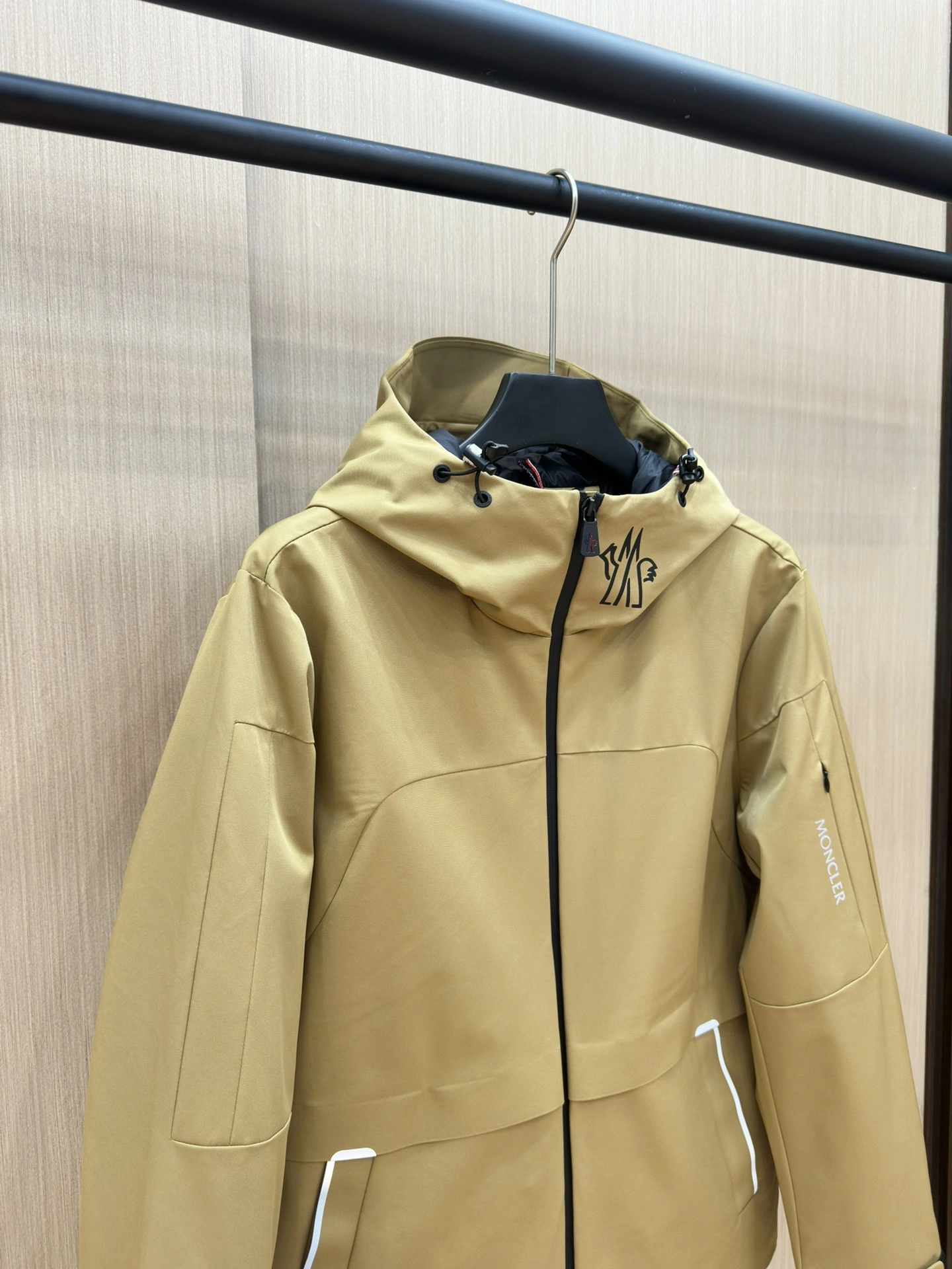 Inexpensive Moncler Down Jackets