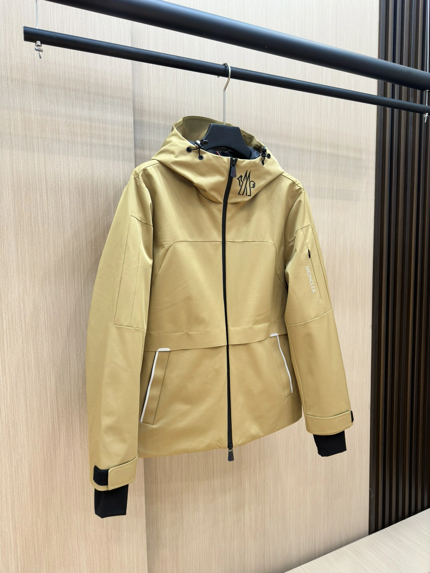 Inexpensive Moncler Down Jackets