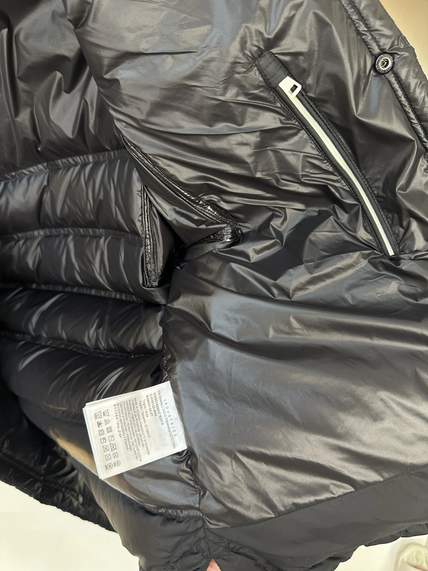 High fidelity Moncler Down Jackets