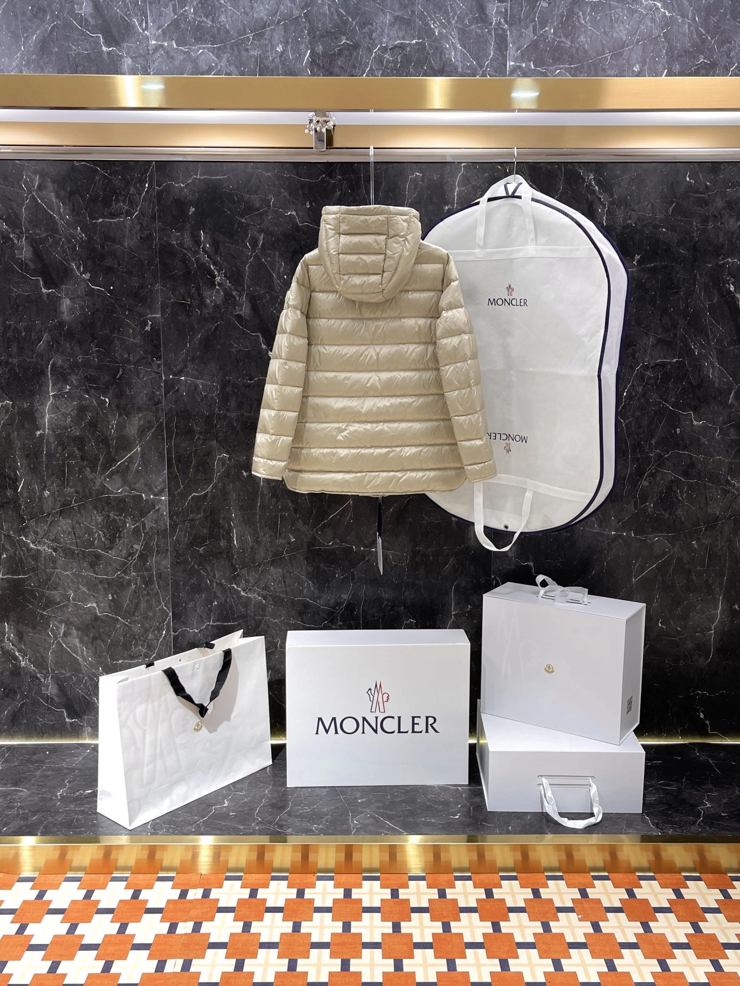 Top mirror Moncler Down Jackets