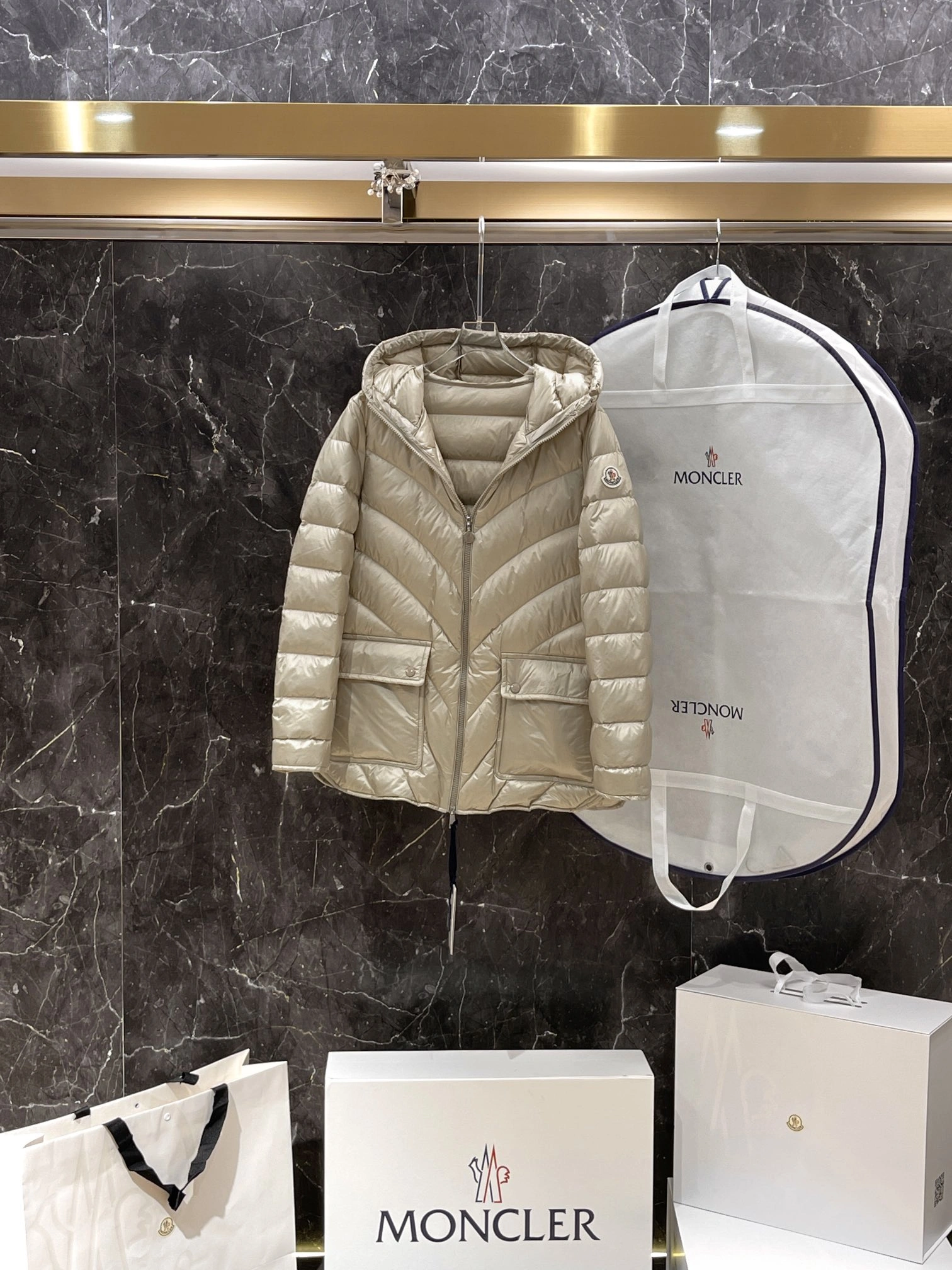 Top mirror Moncler Down Jackets