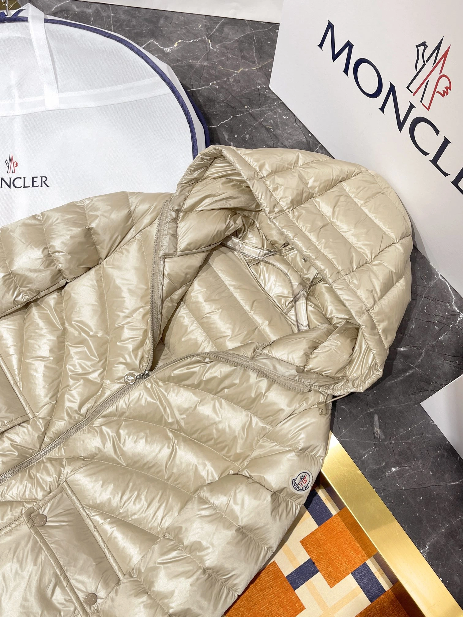 Top mirror Moncler Down Jackets