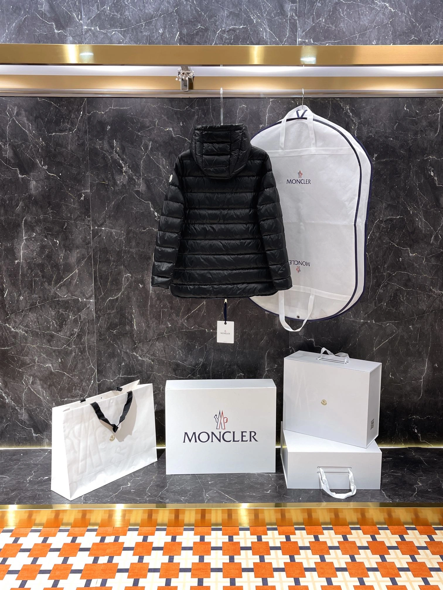 Accurate model Moncler Down Jackets