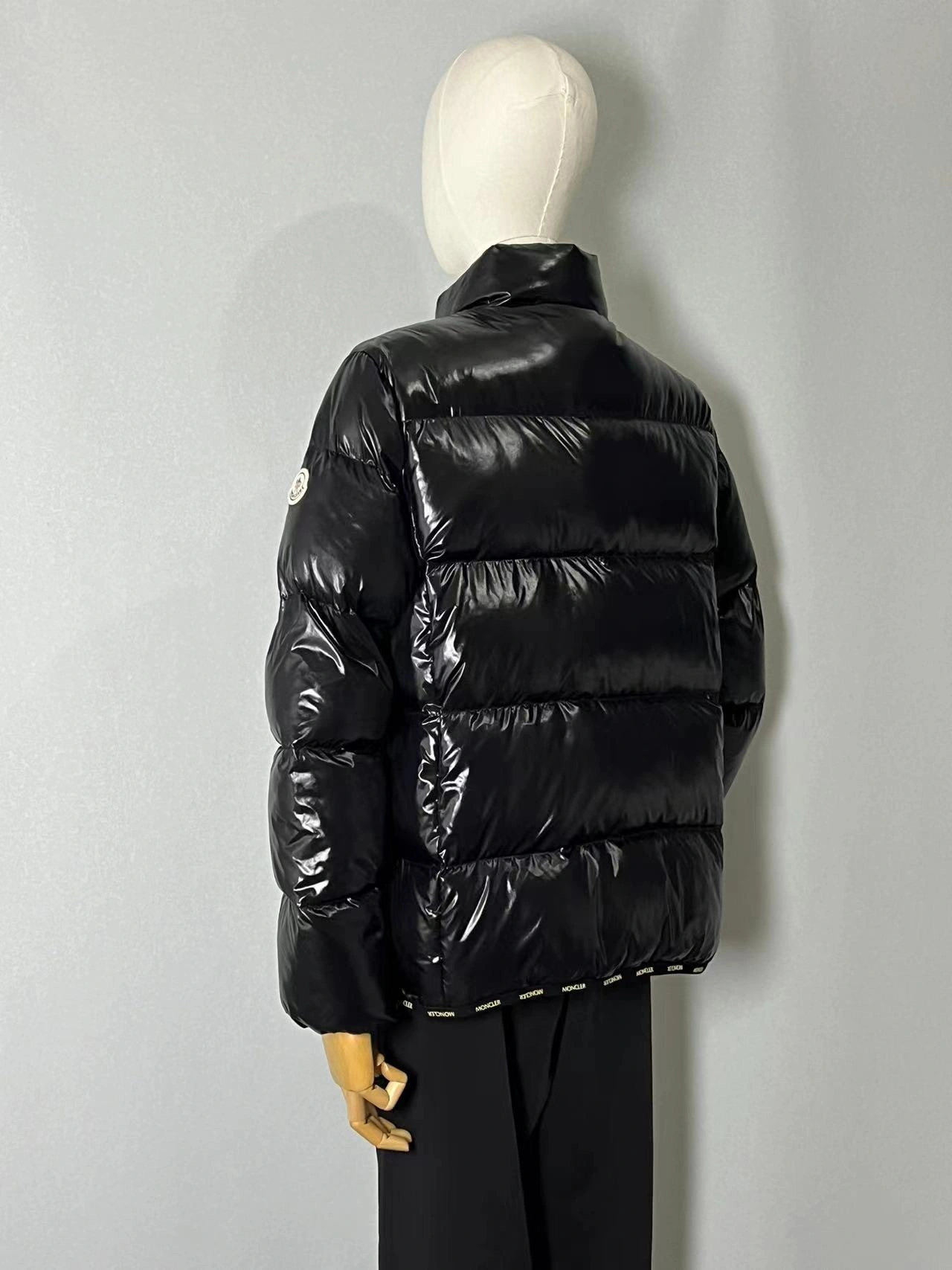 Low-cost Moncler Down Jackets
