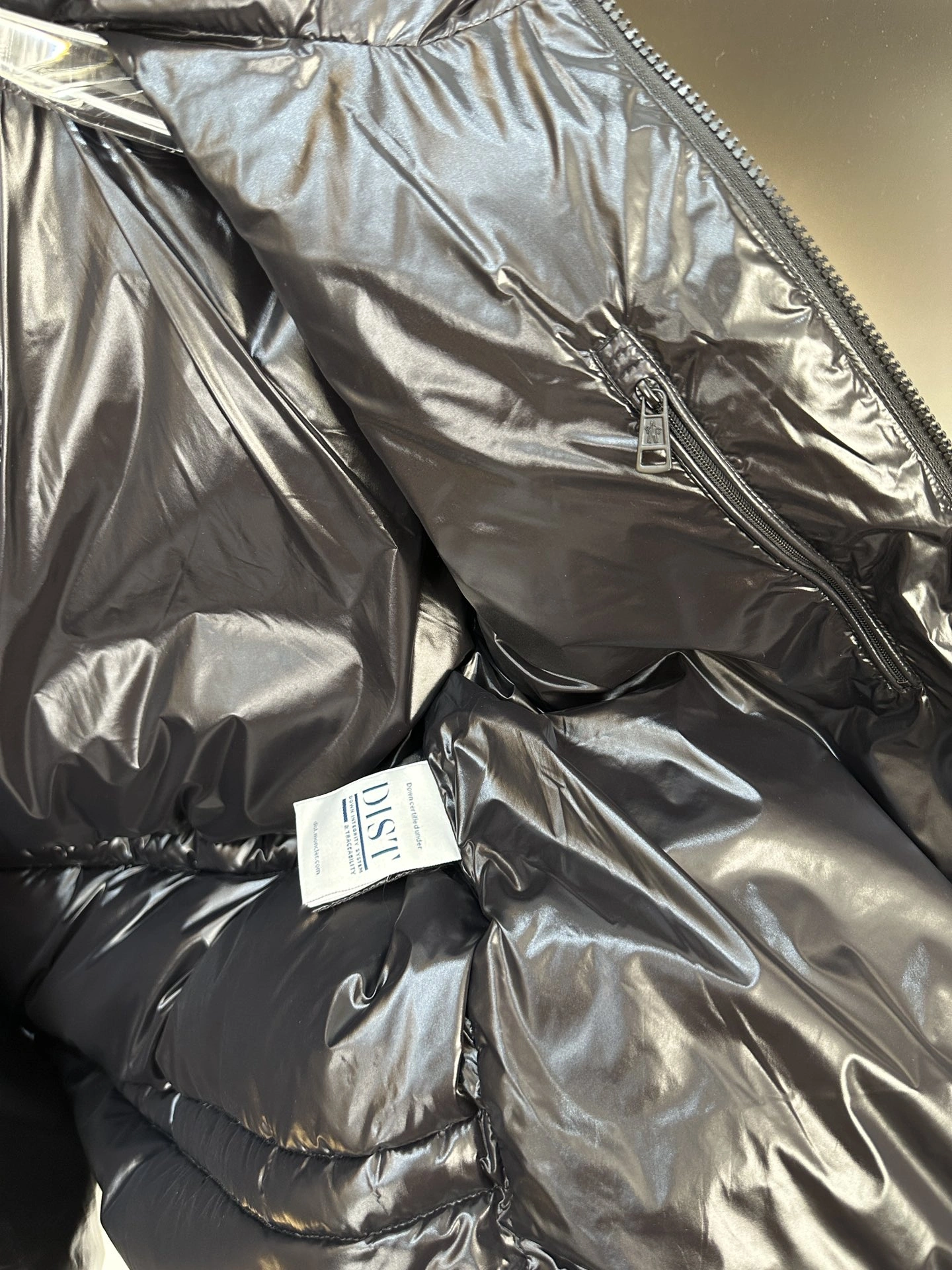 Accurate model Moncler Down Jackets