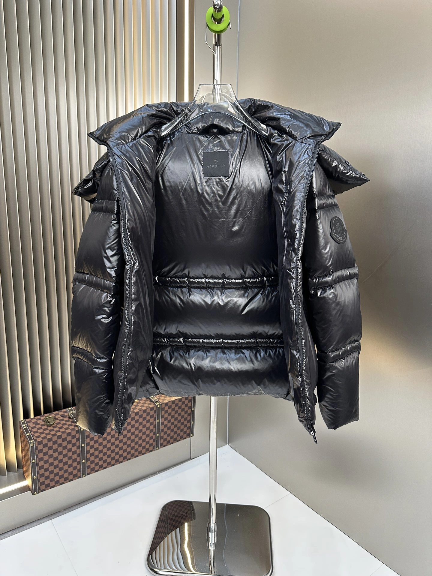 Accurate model Moncler Down Jackets