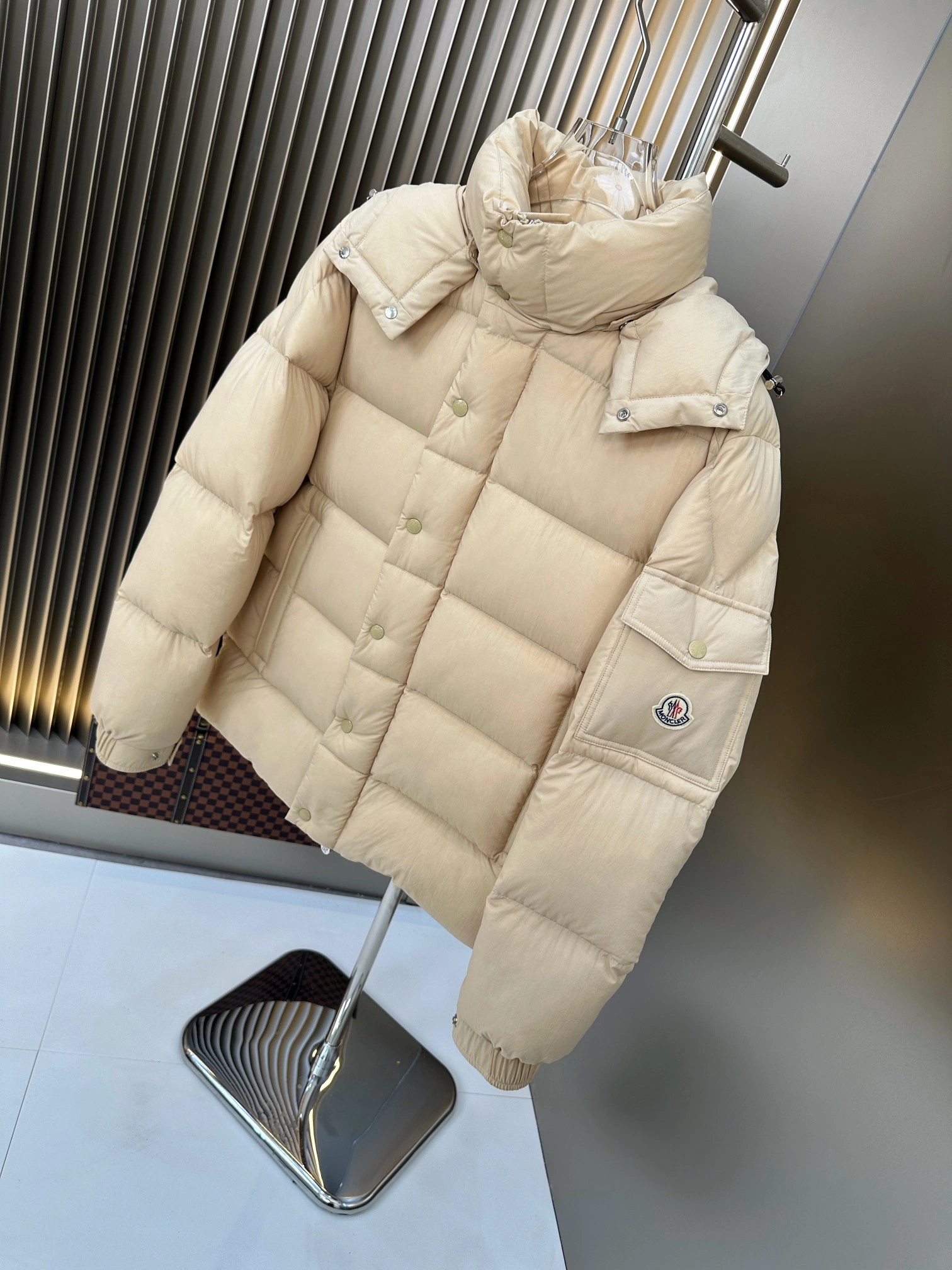 Low-cost Moncler Down Jackets