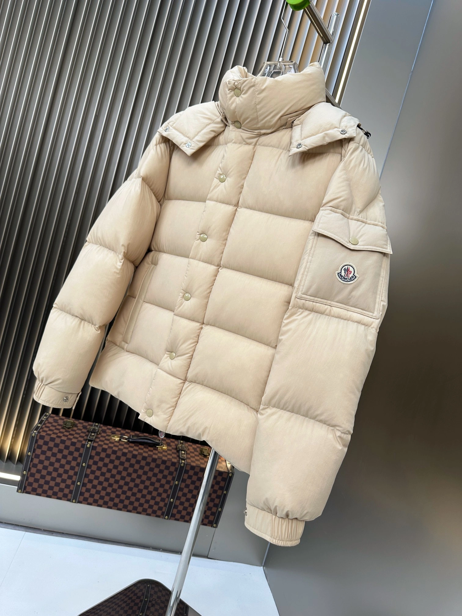 Low-cost Moncler Down Jackets