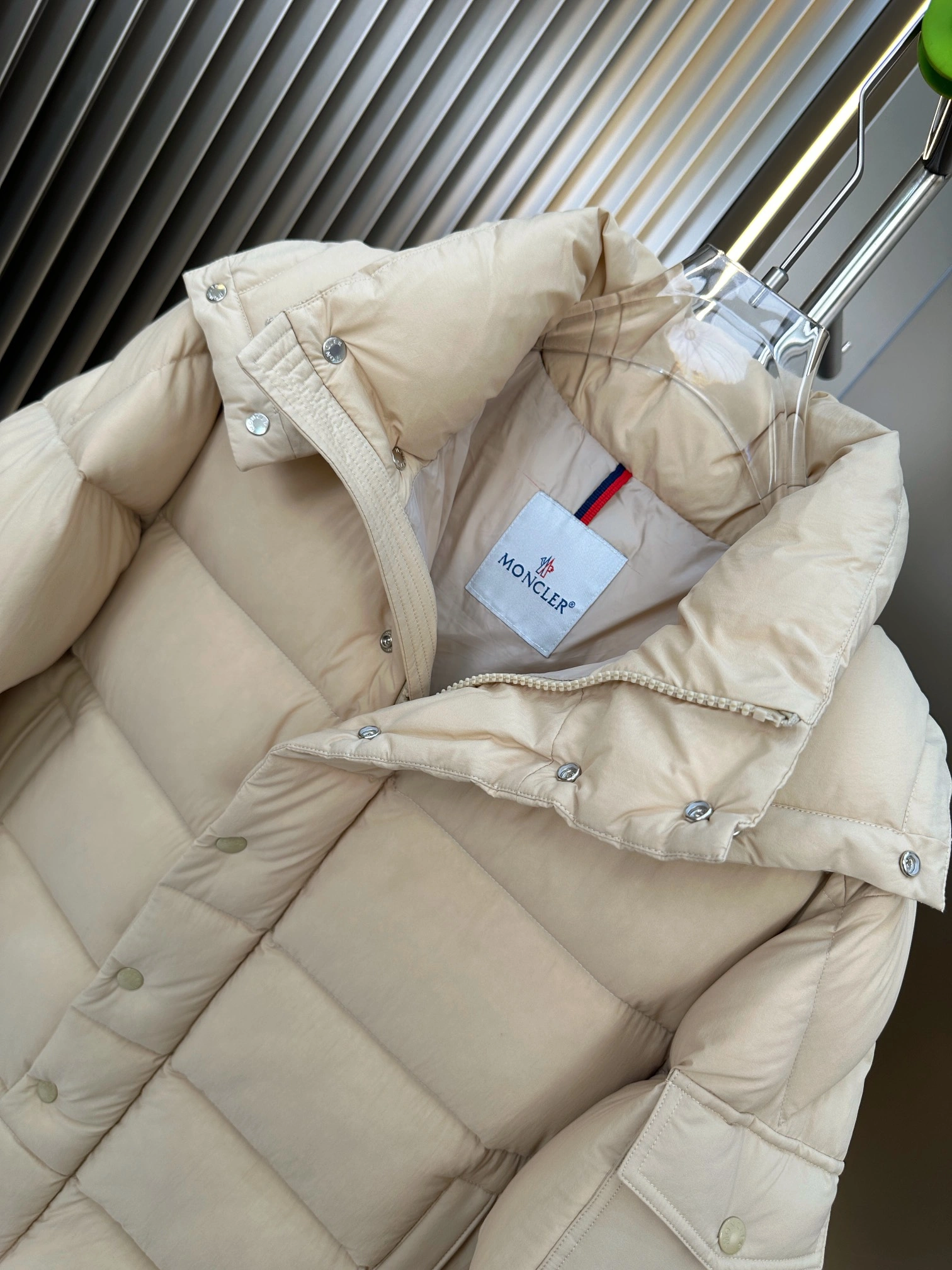 Low-cost Moncler Down Jackets