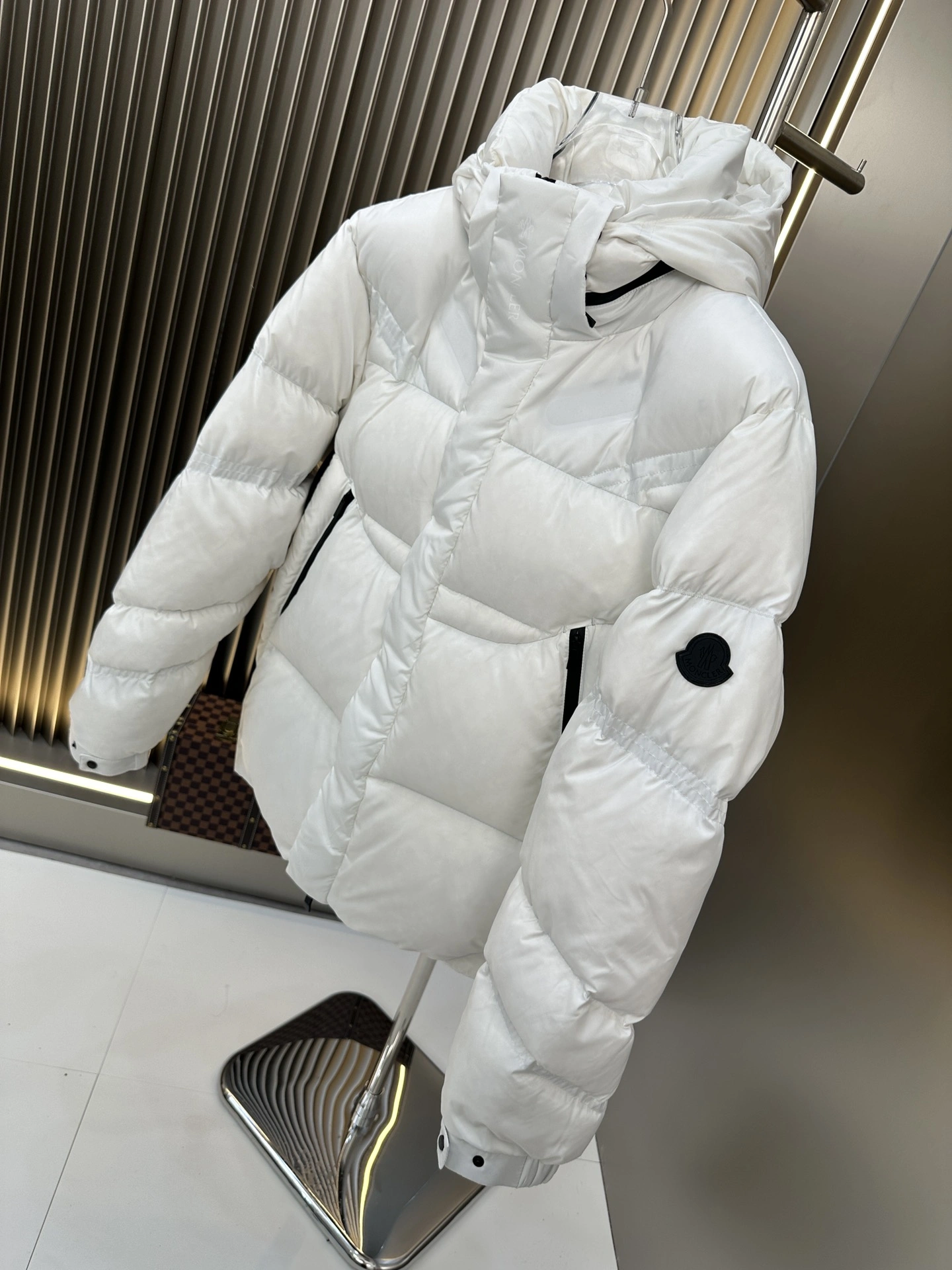 Exact replica Moncler Down Jackets