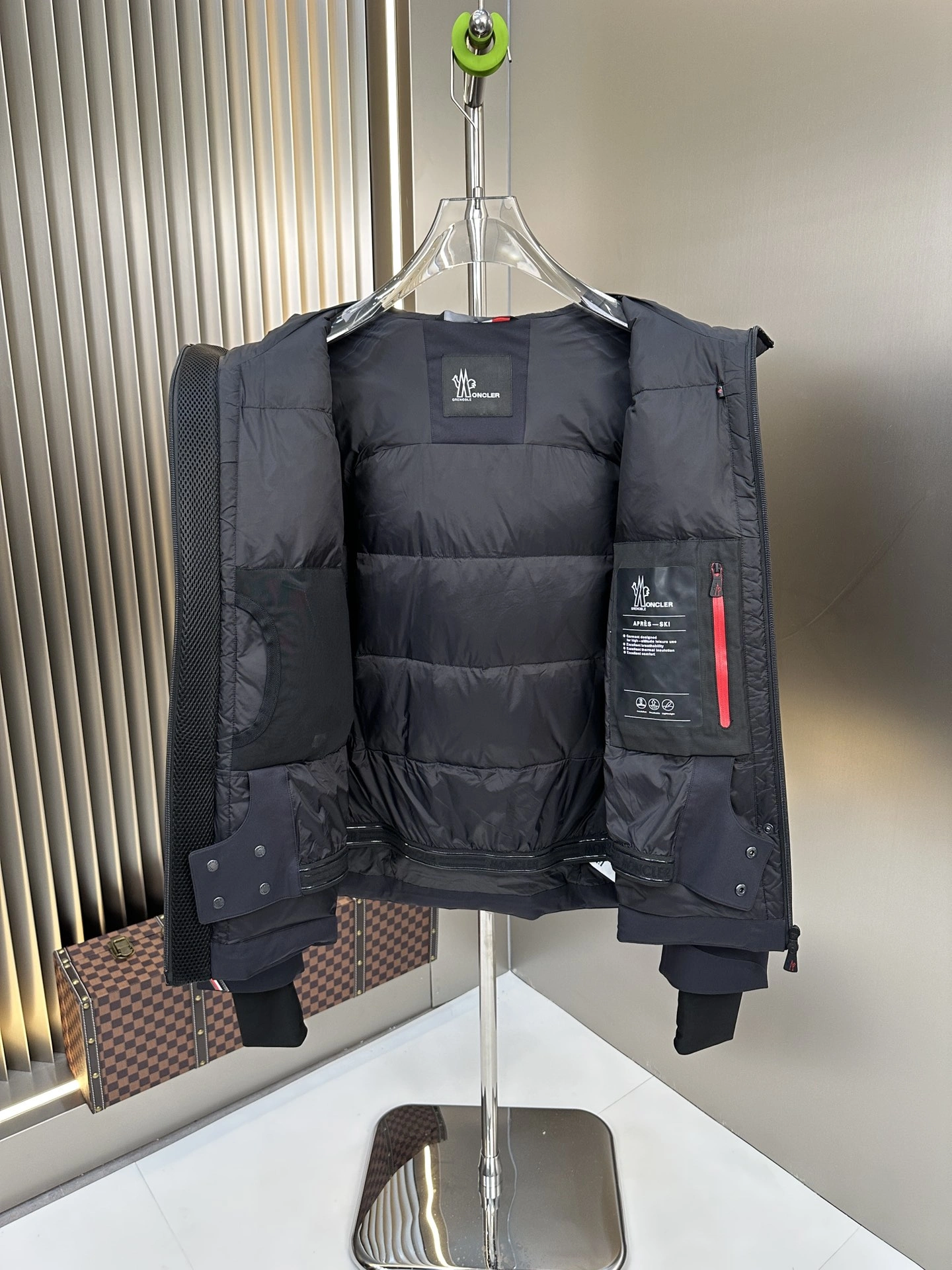 Exact replica Moncler Down Jackets