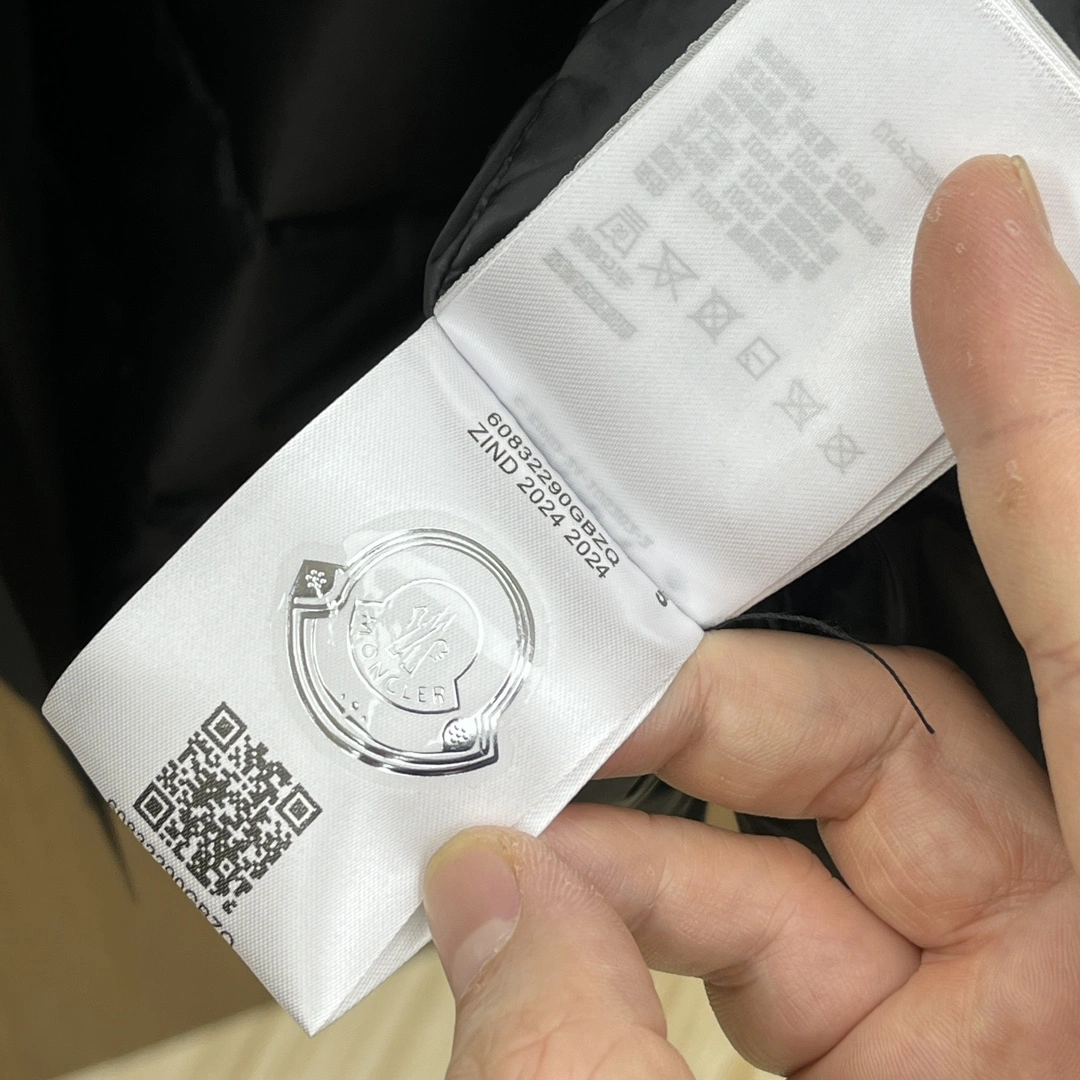 High accuracy Moncler Down Jackets