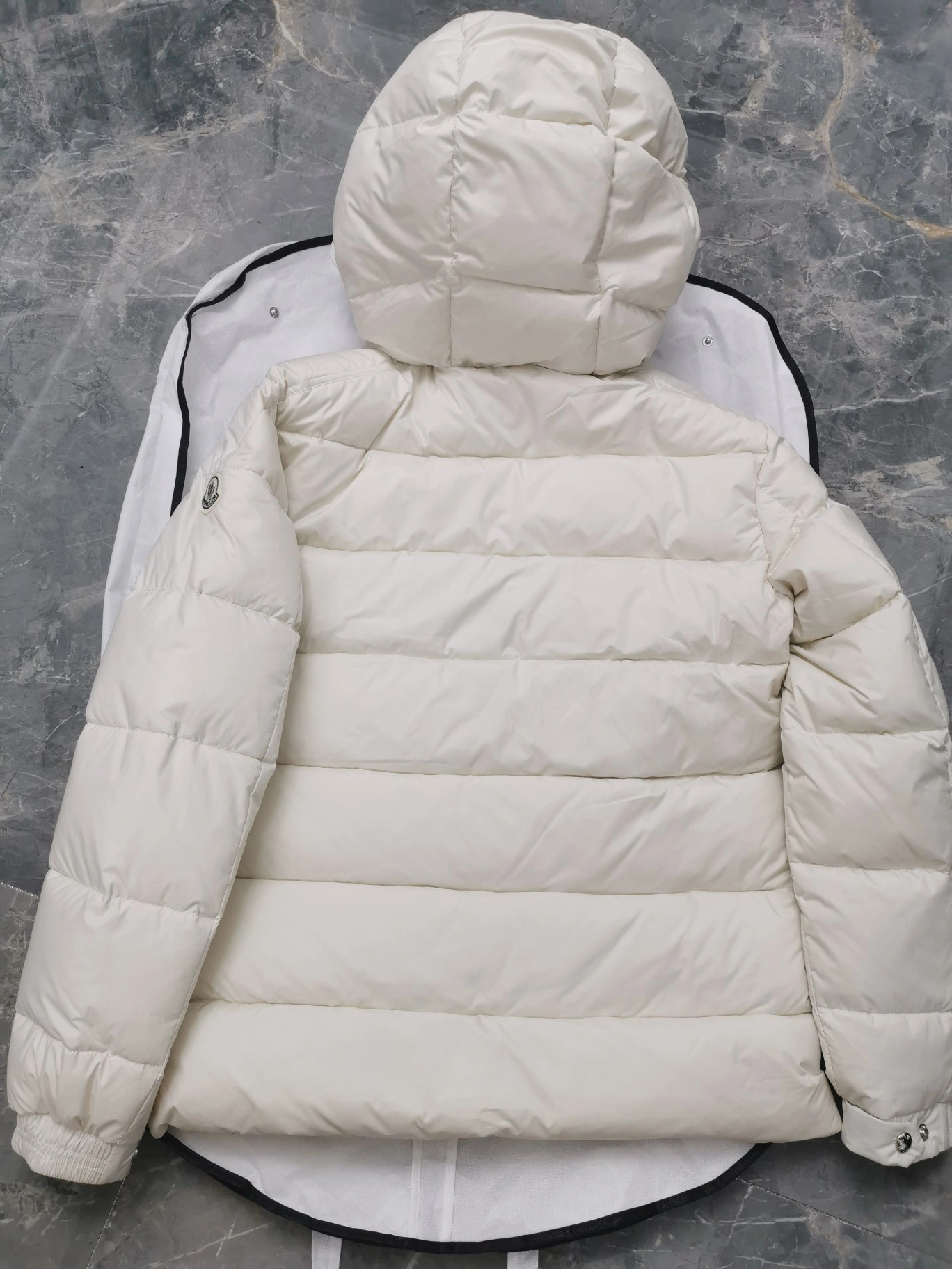 Exact replica Moncler Down Jackets
