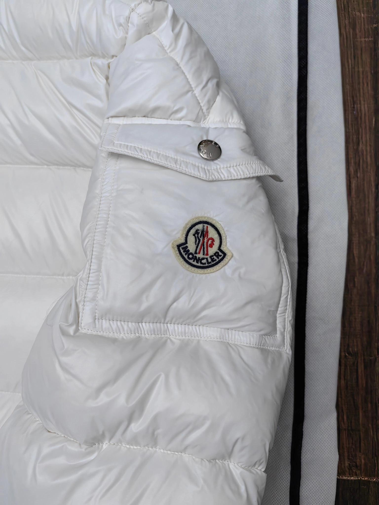 Low-cost Moncler Down Jackets
