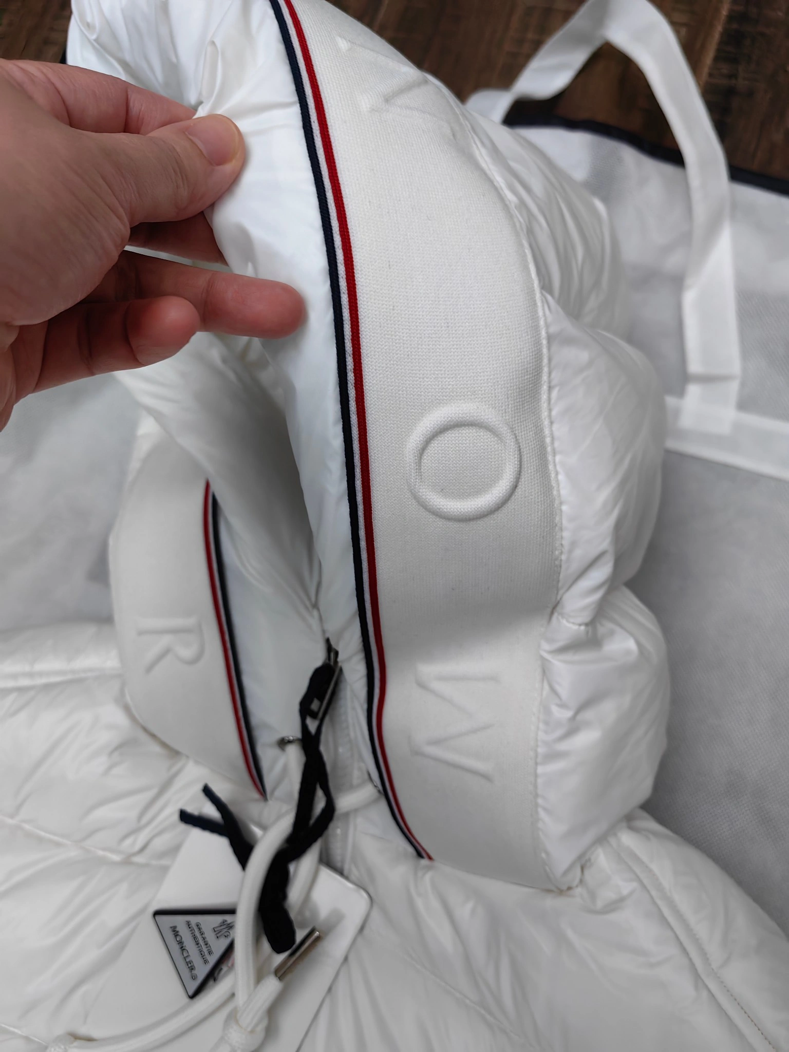 Low-cost Moncler Down Jackets