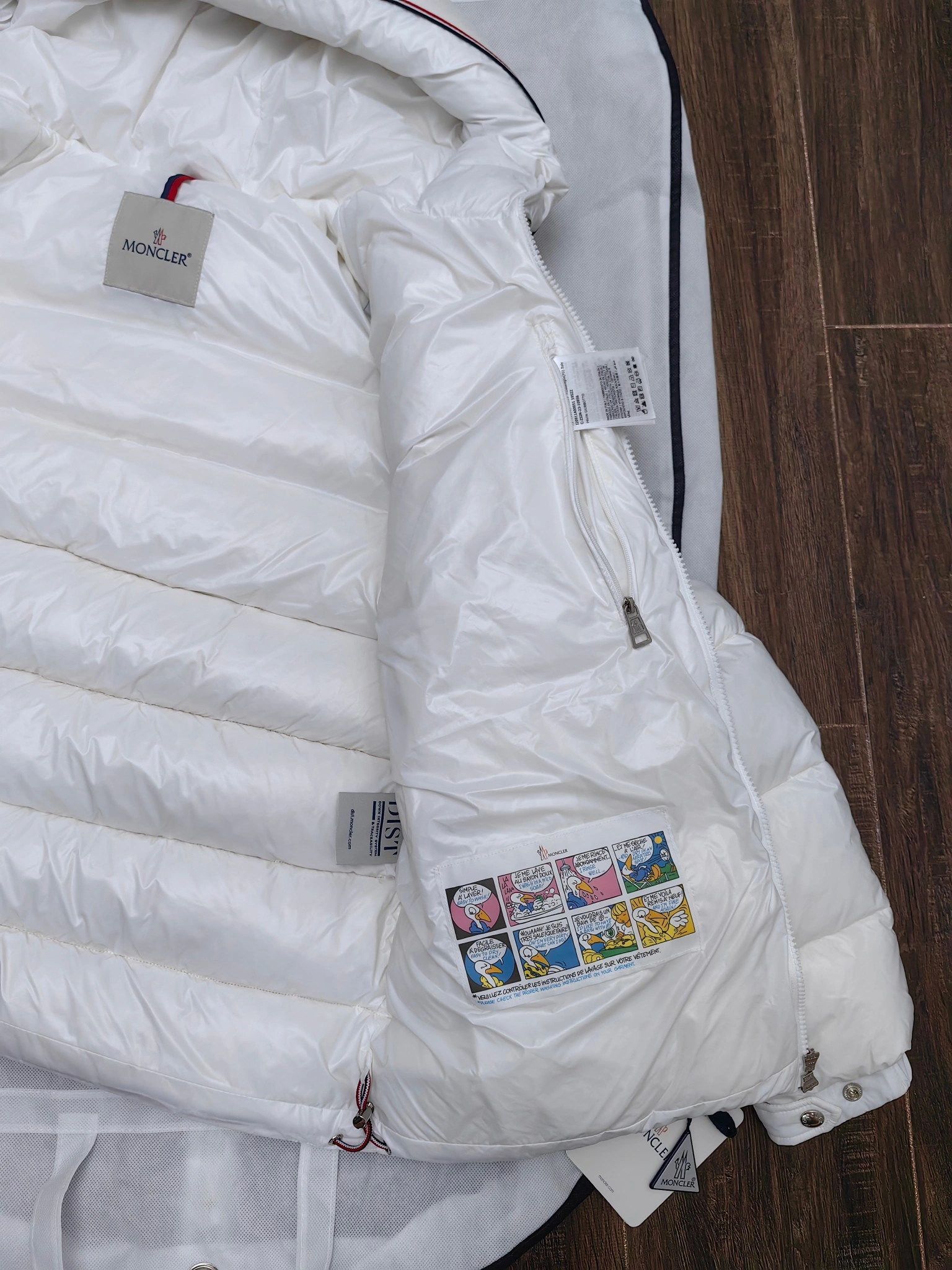 Low-cost Moncler Down Jackets