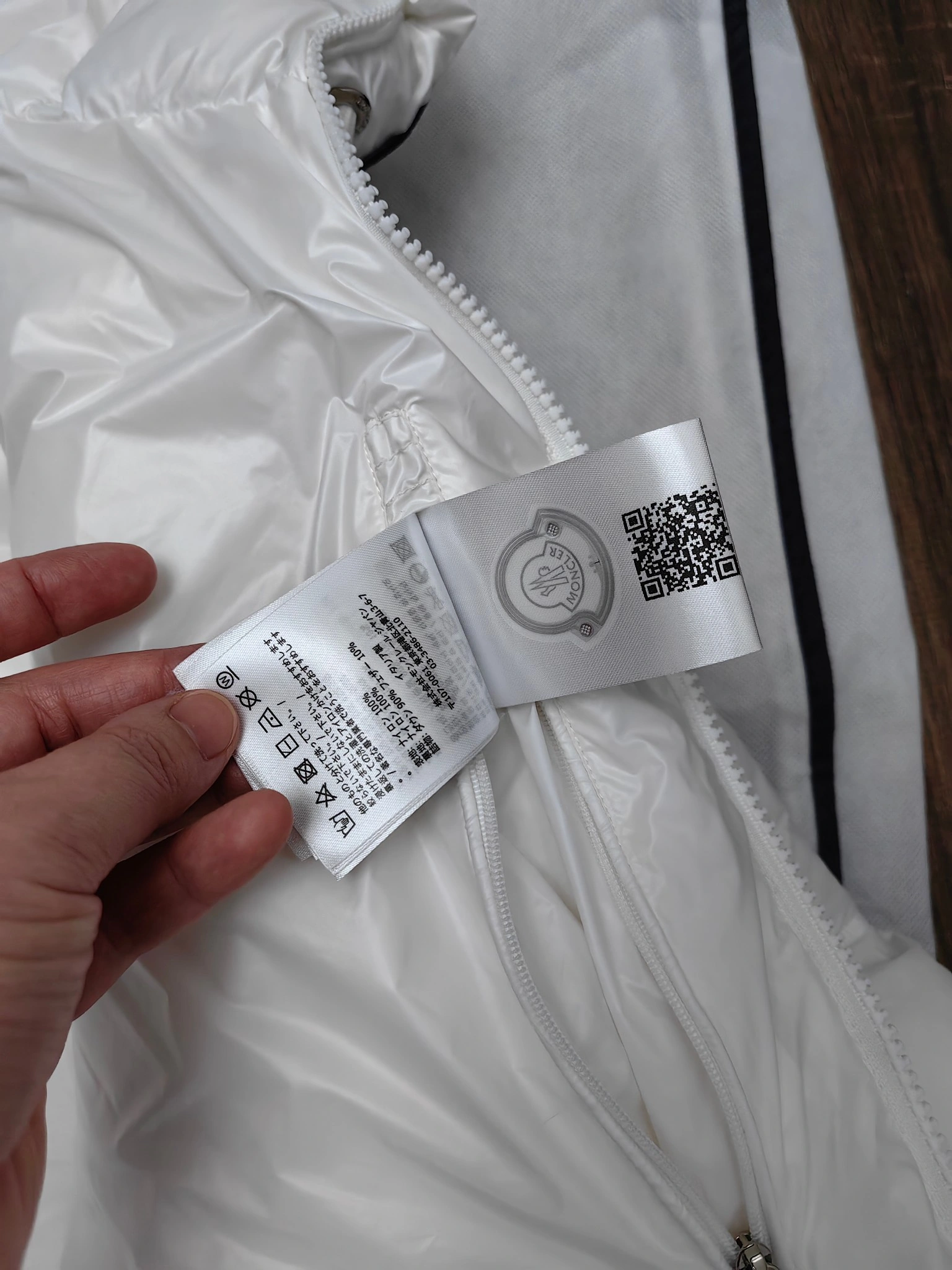 Low-cost Moncler Down Jackets