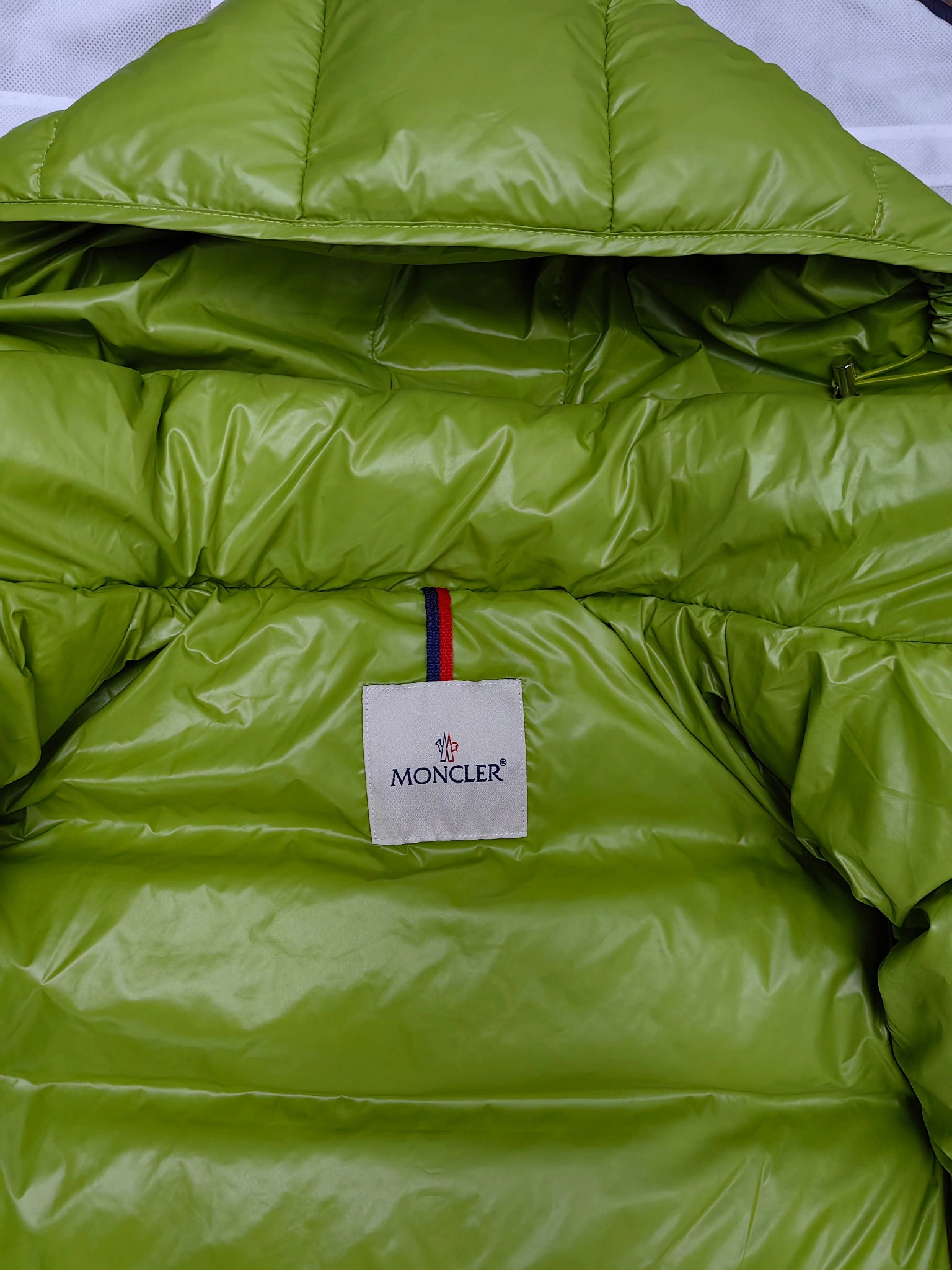 Exact replica Moncler Down Jackets