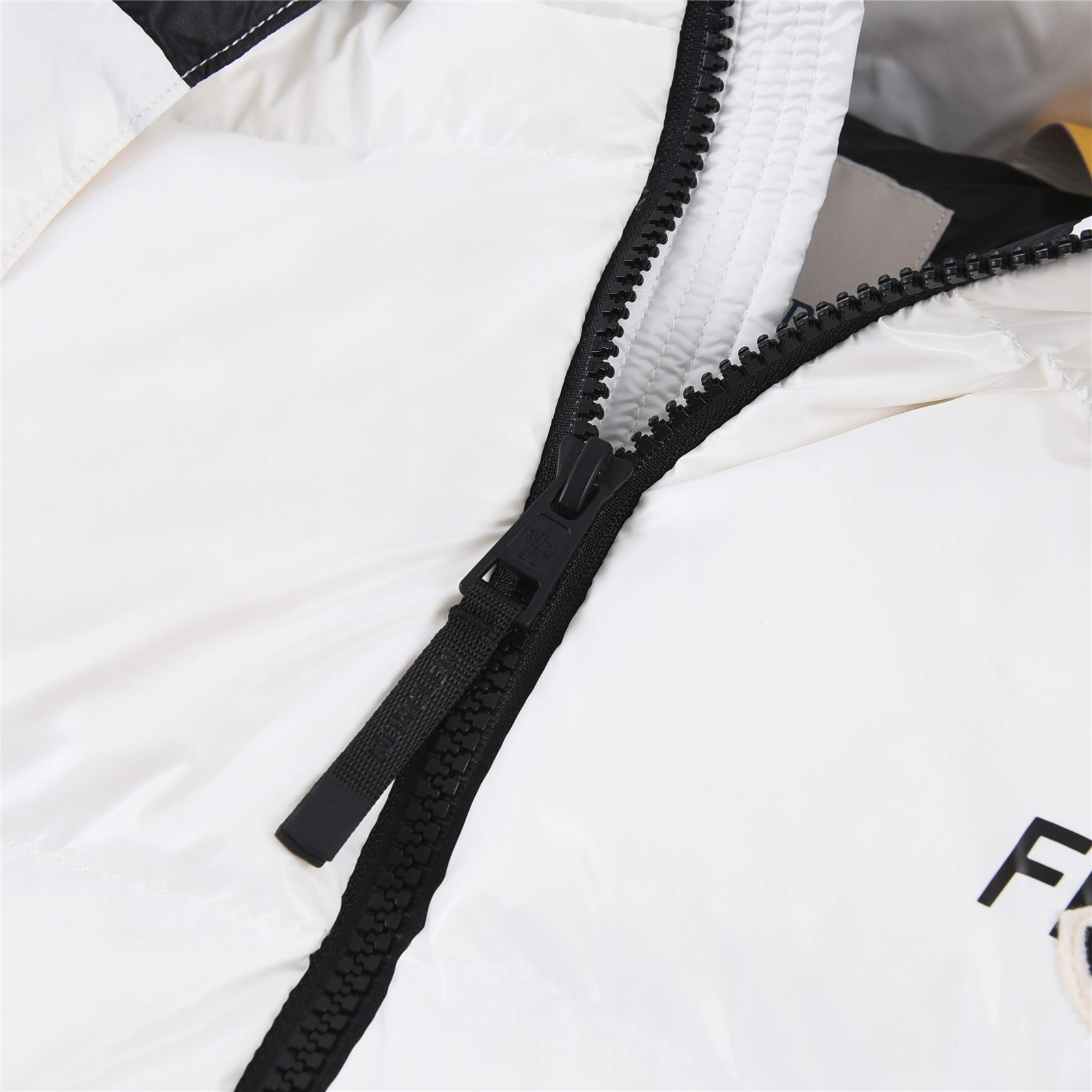 1:1 copy Moncler Down Jackets