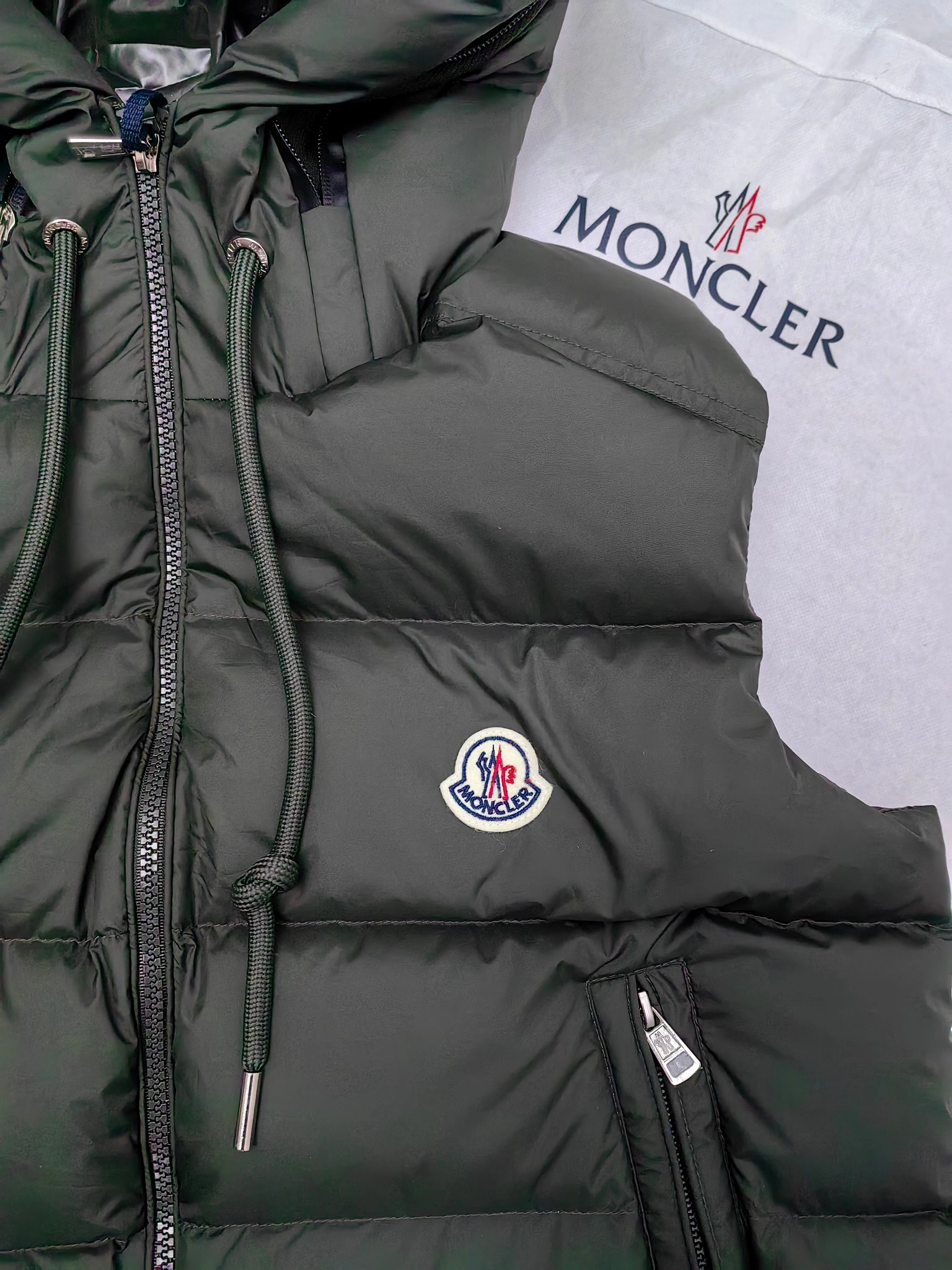Low-cost Moncler Down Jackets