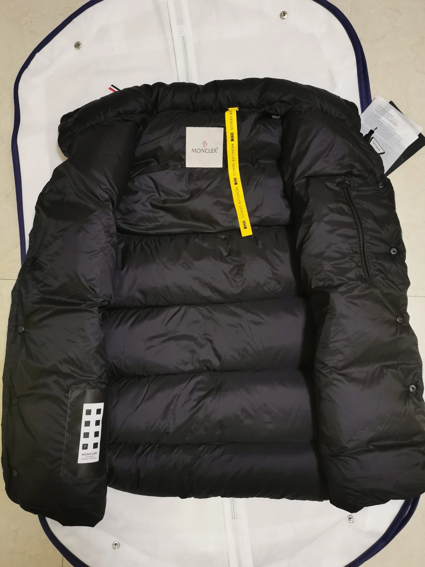 Low-cost Moncler Down Jackets
