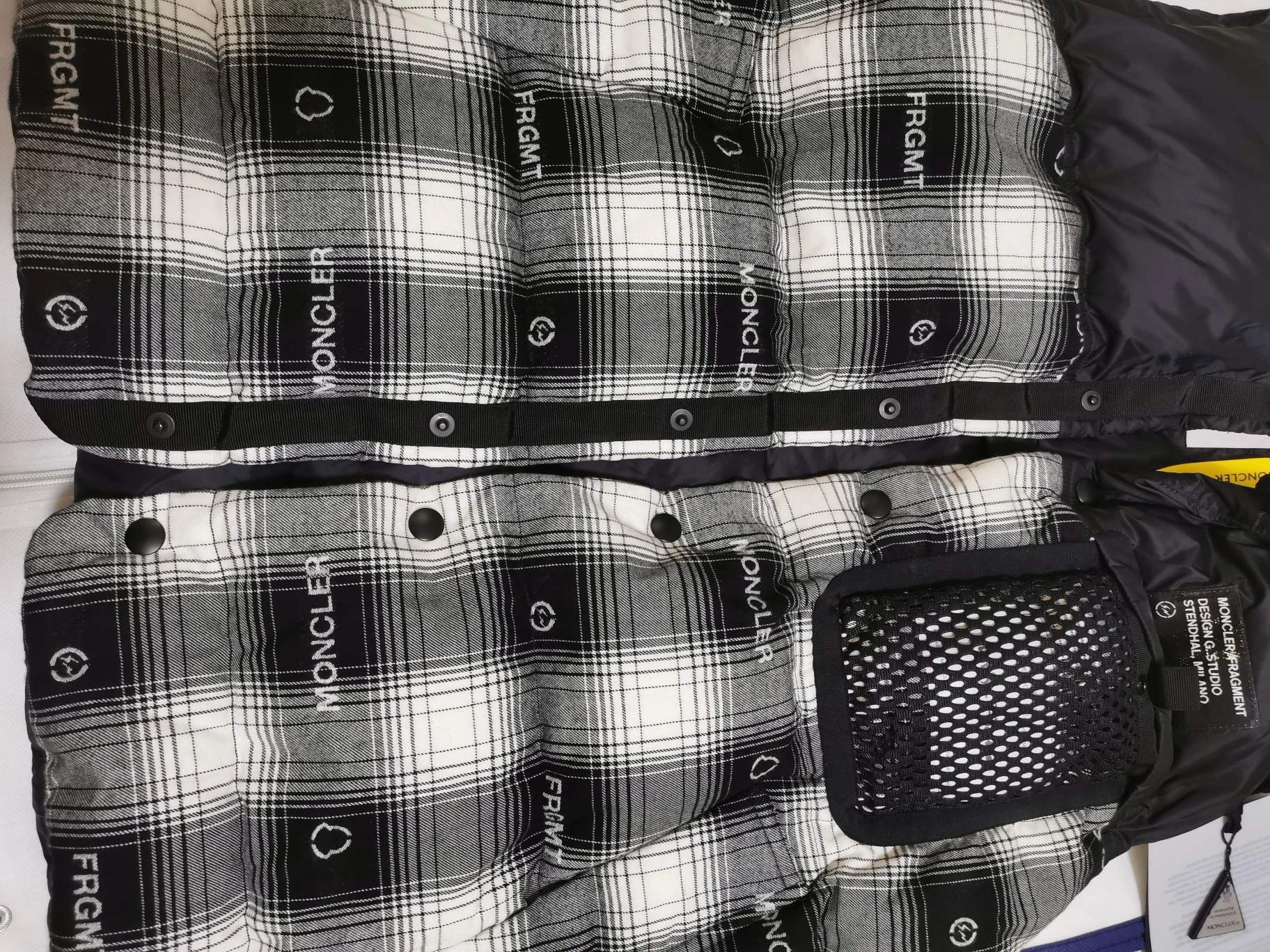Low-cost Moncler Down Jackets