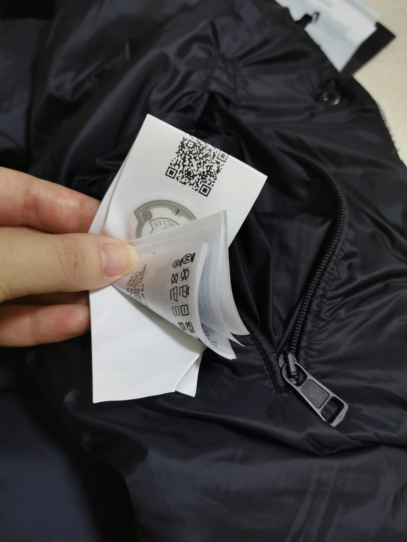 Low-cost Moncler Down Jackets