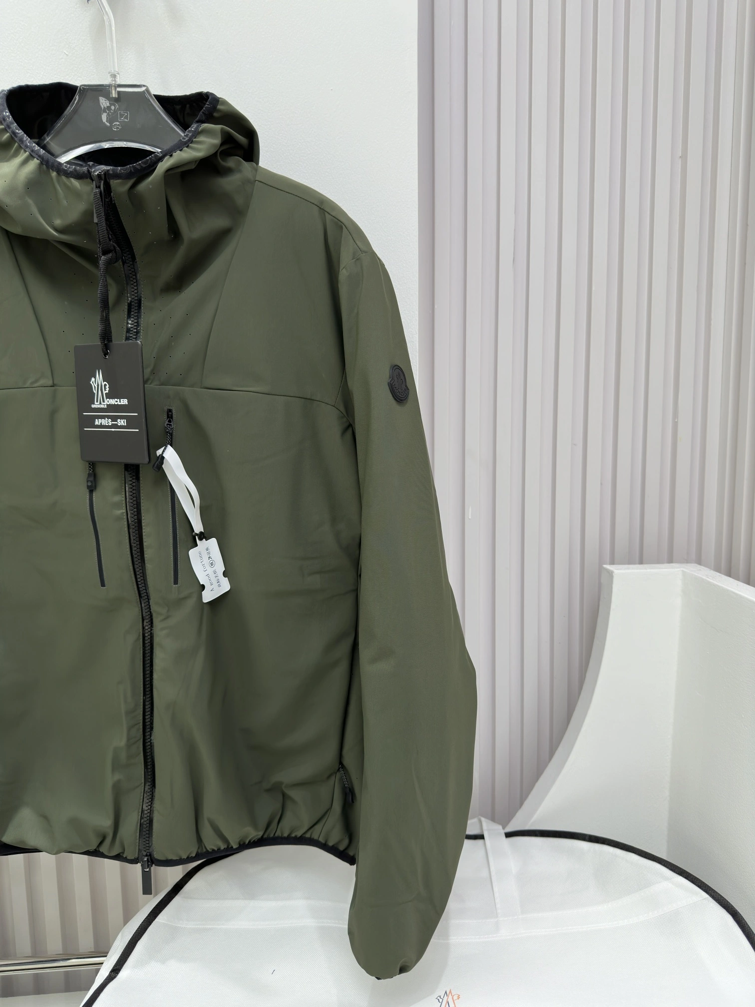 High fidelity Moncler Down Jackets
