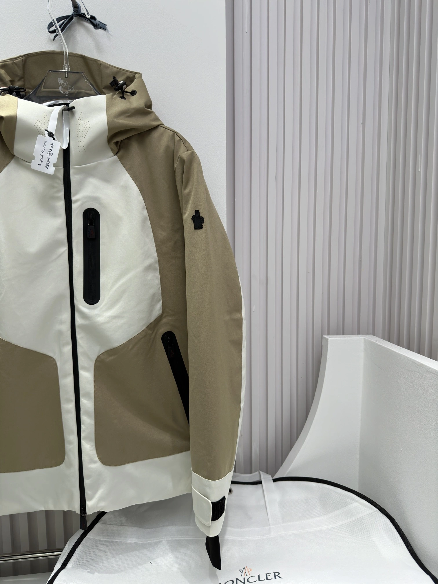 High fidelity Moncler Down Jackets