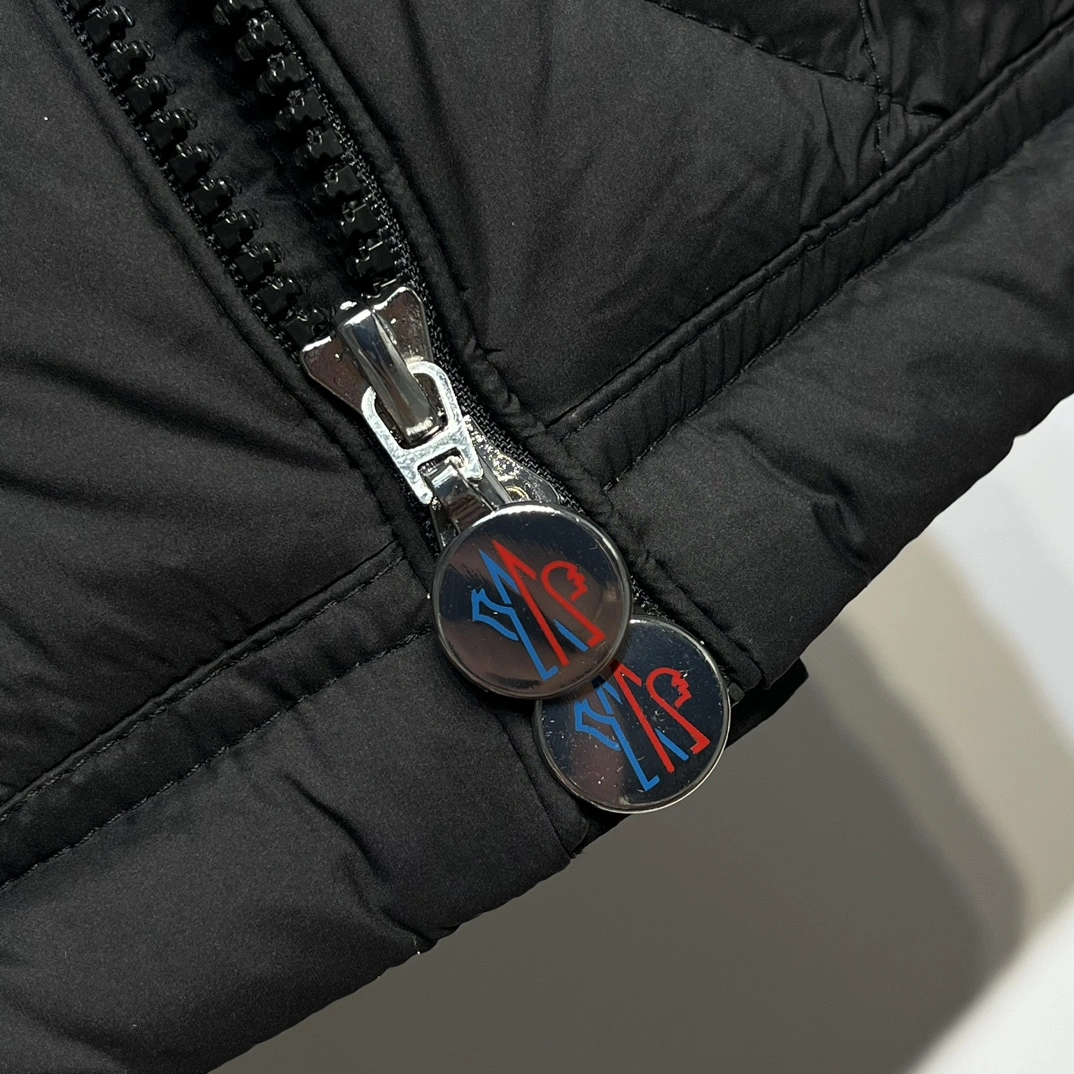 Bargain Moncler Down Jackets