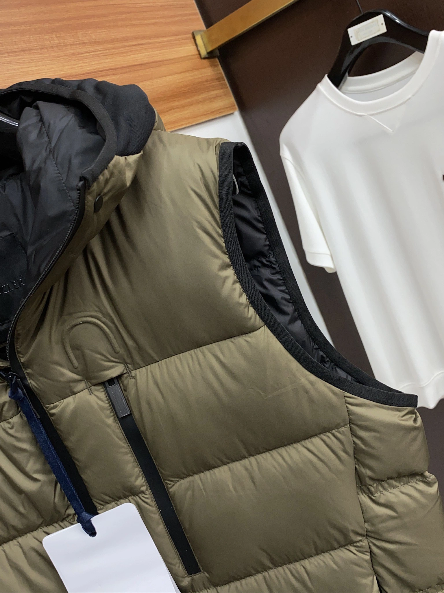 Low-cost Moncler Down Jackets