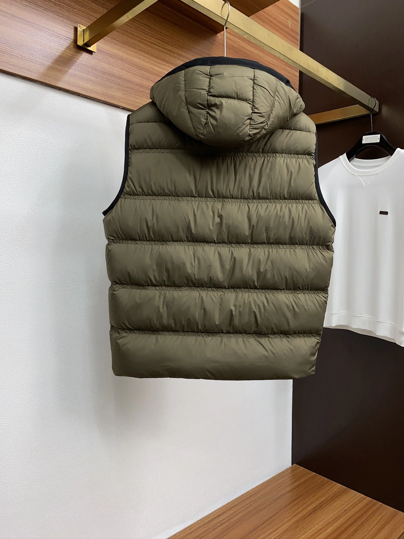 Low-cost Moncler Down Jackets
