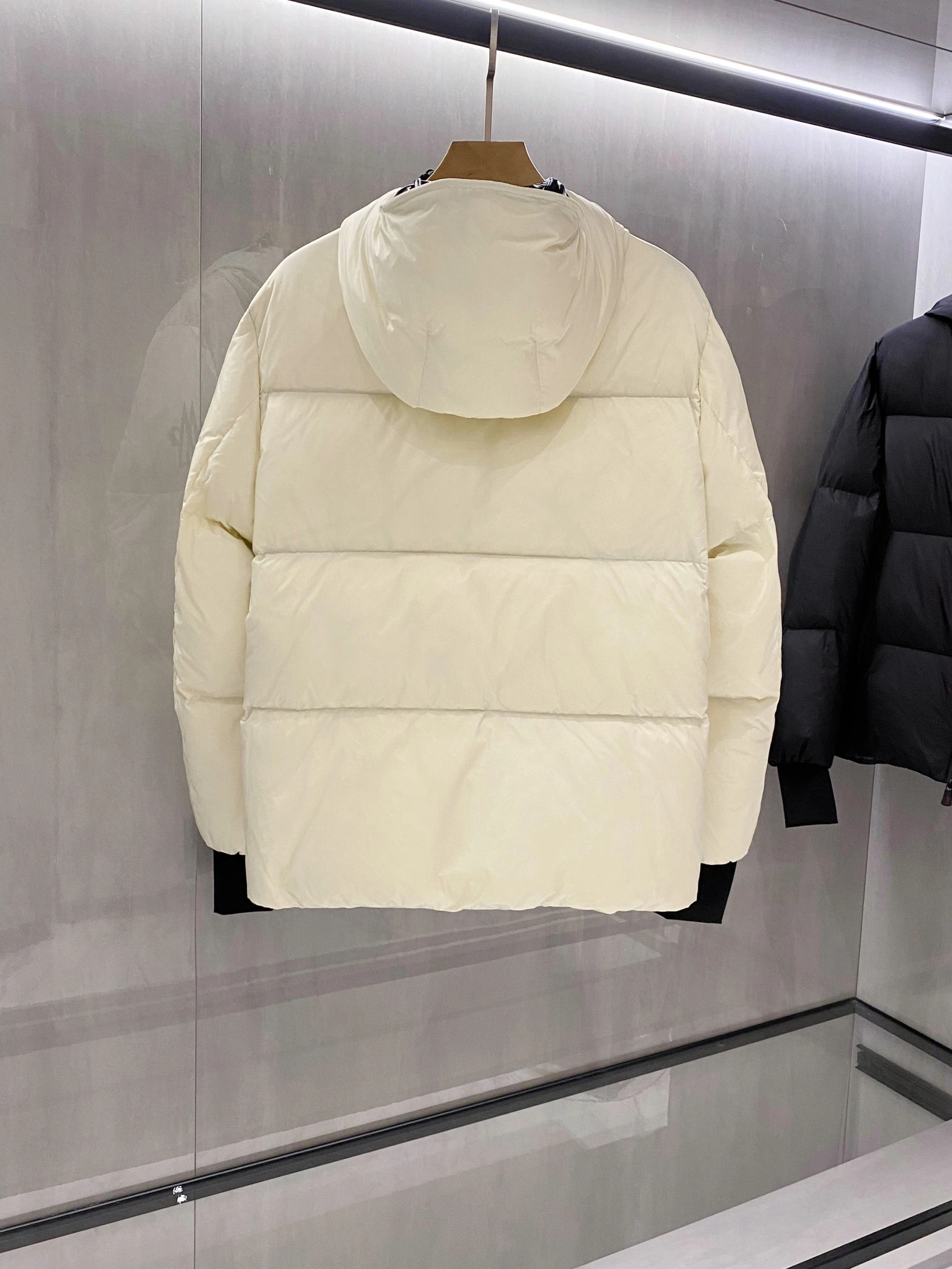 1:1 copy Moncler Down Jackets